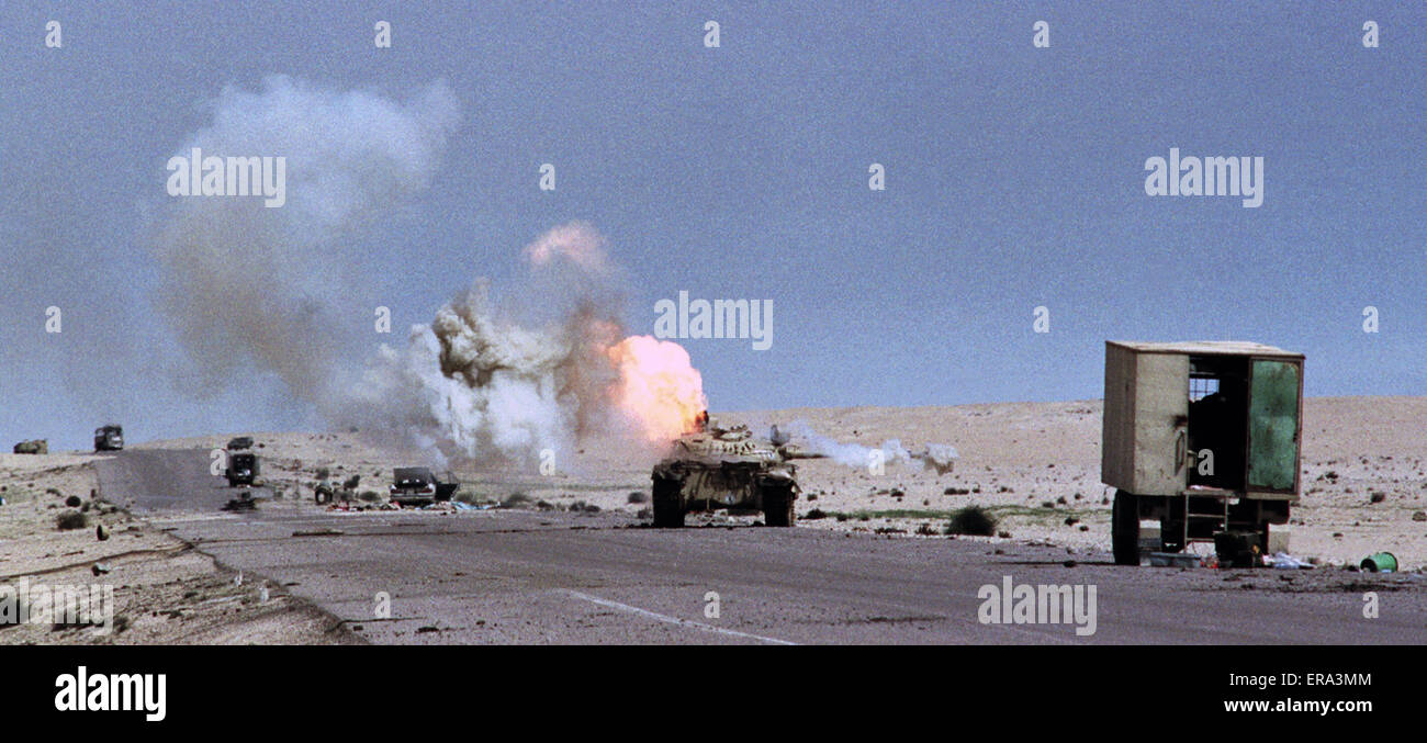 Highway of death gulf war hi-res stock photography and images - Alamy