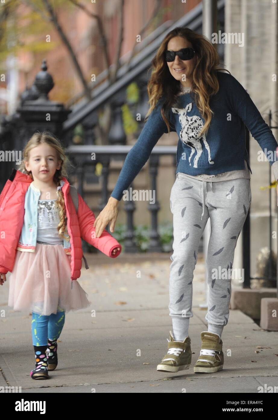 Sarah Jessica Parker takes her twin daughters Tabitha and Marion ...