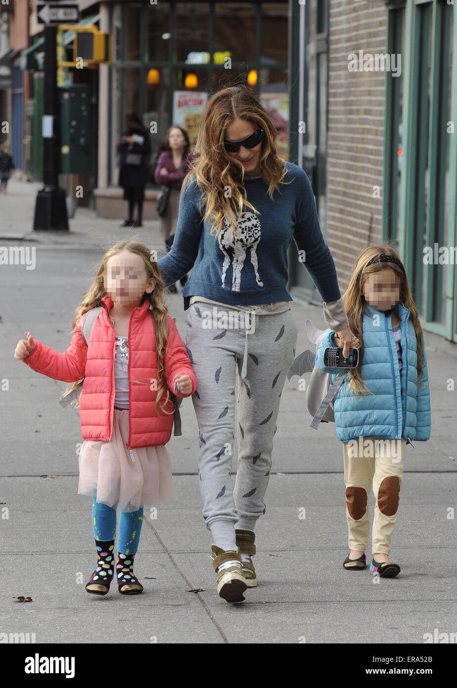 Sarah Jessica Parker takes her twin daughters Tabitha and Marion ...