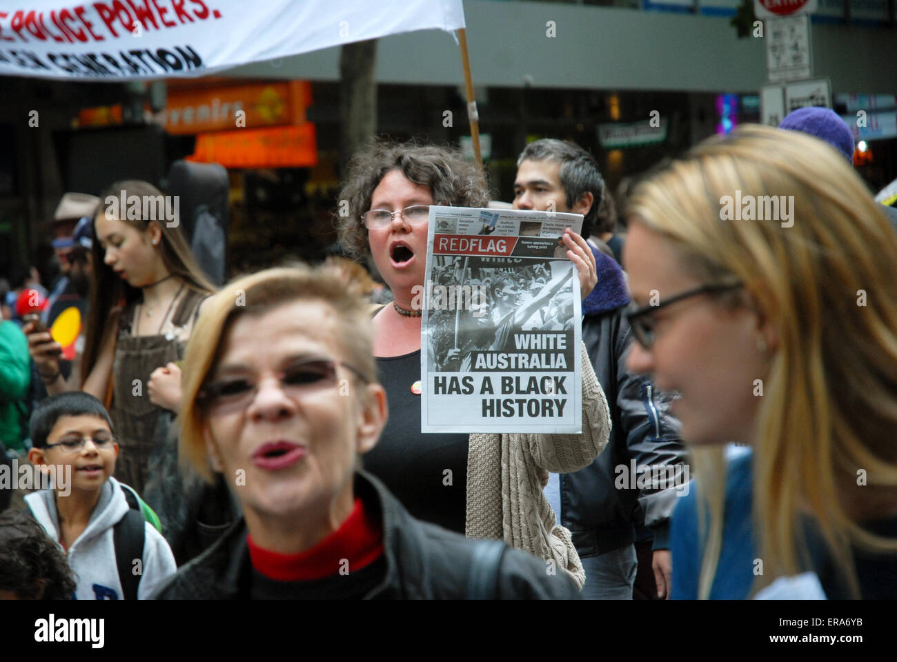 Aboriginal man australia and flag hi-res stock photography and images ...