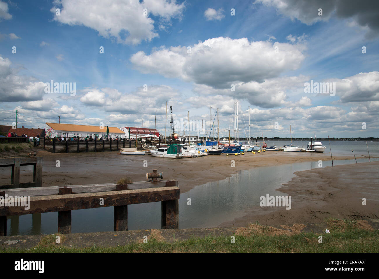 Haybridge basin lock hi-res stock photography and images - Alamy