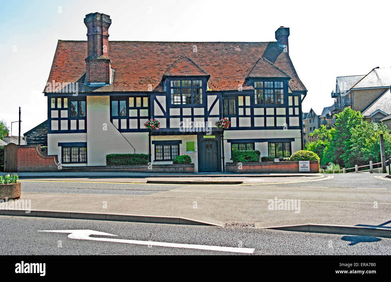 Riverside house hi-res stock photography and images - Alamy