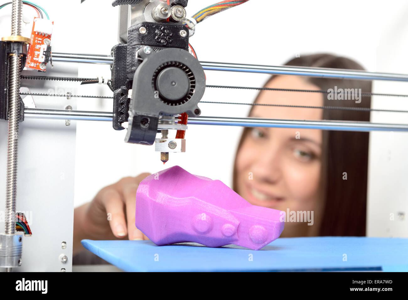 Beautiful girl with three-dimensional printer Stock Photo - Alamy