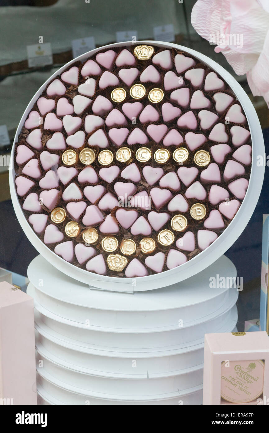 Heart shaped chocolates hi-res stock photography and images - Alamy