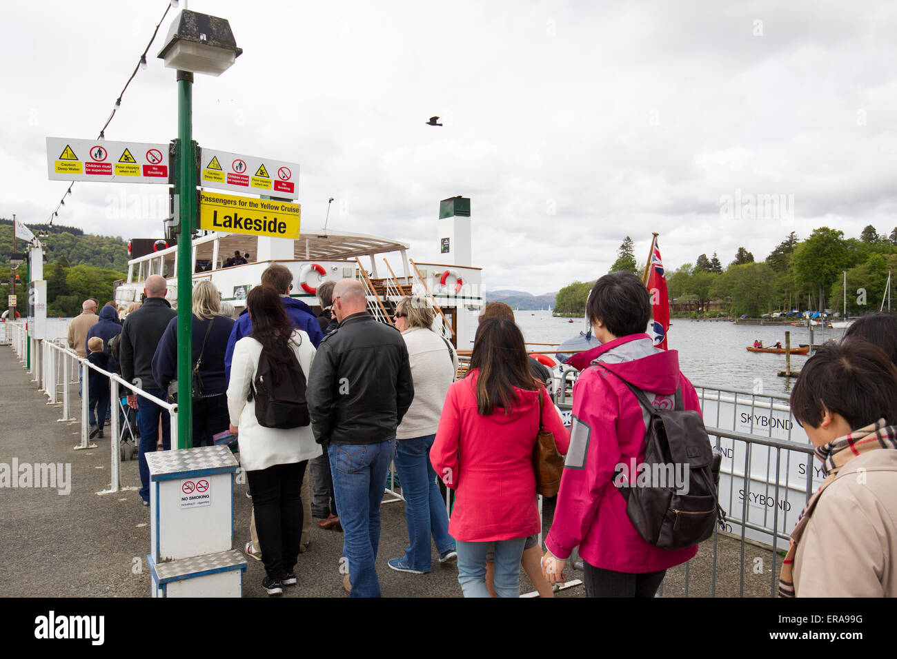 Lake Windermere, Cumbria, UK. 30th May, 2015. UK weather. S Bowness on ...