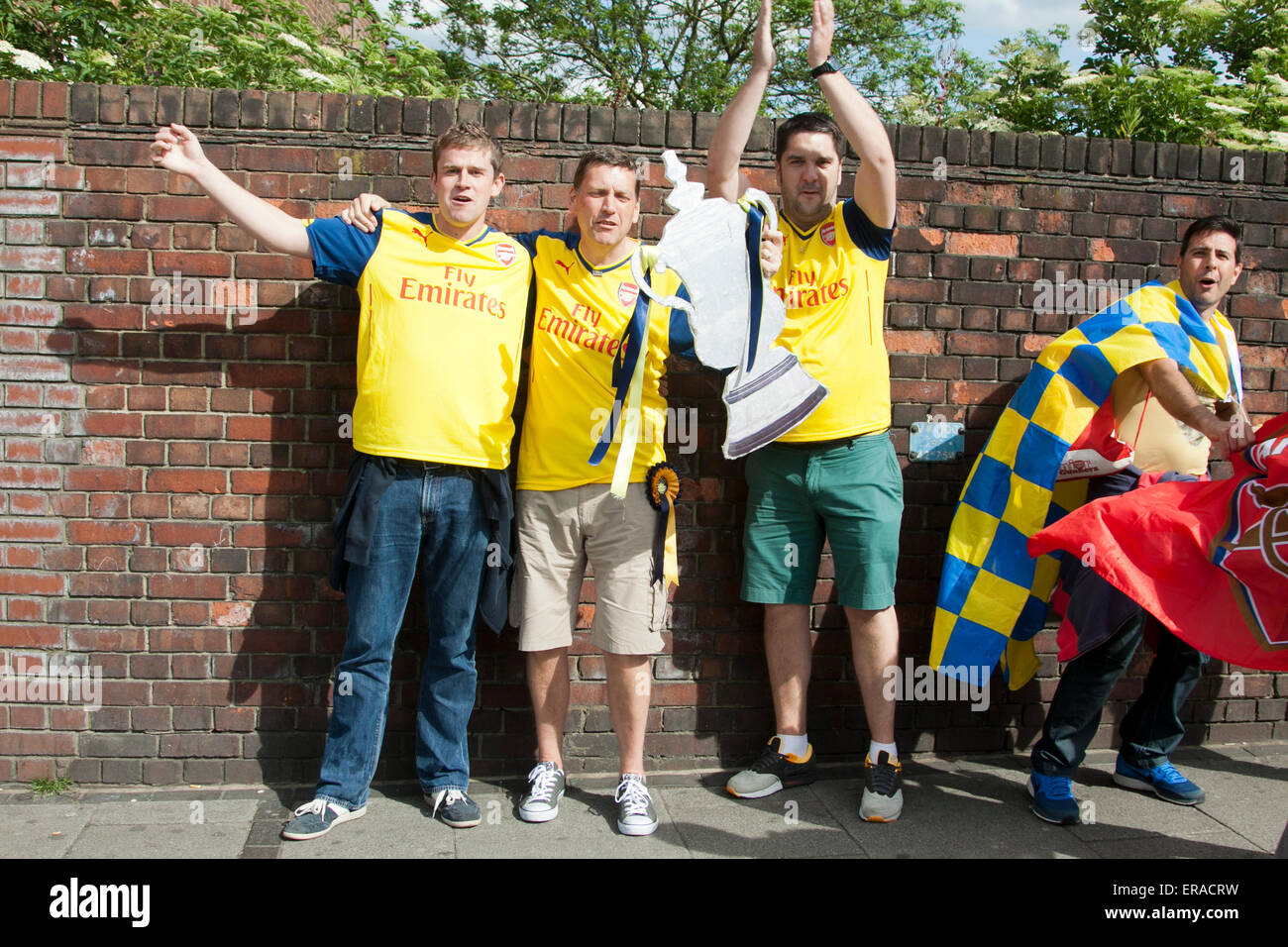 Arsenal celebrate winning fa cup hi-res stock photography and images ...