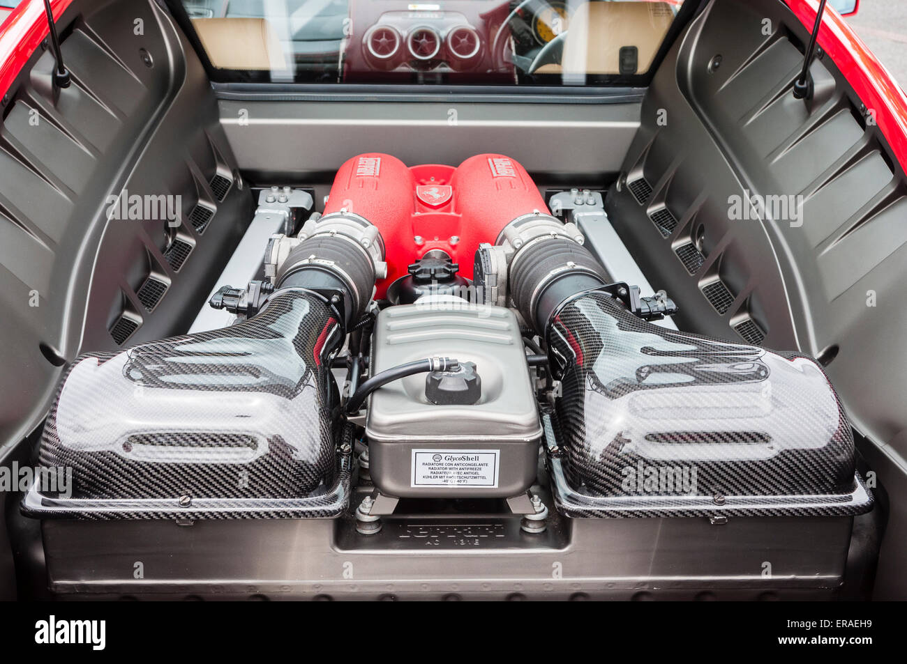 Top view of the 4.3 litre engine in a Ferrari F430 Stock Photo - Alamy