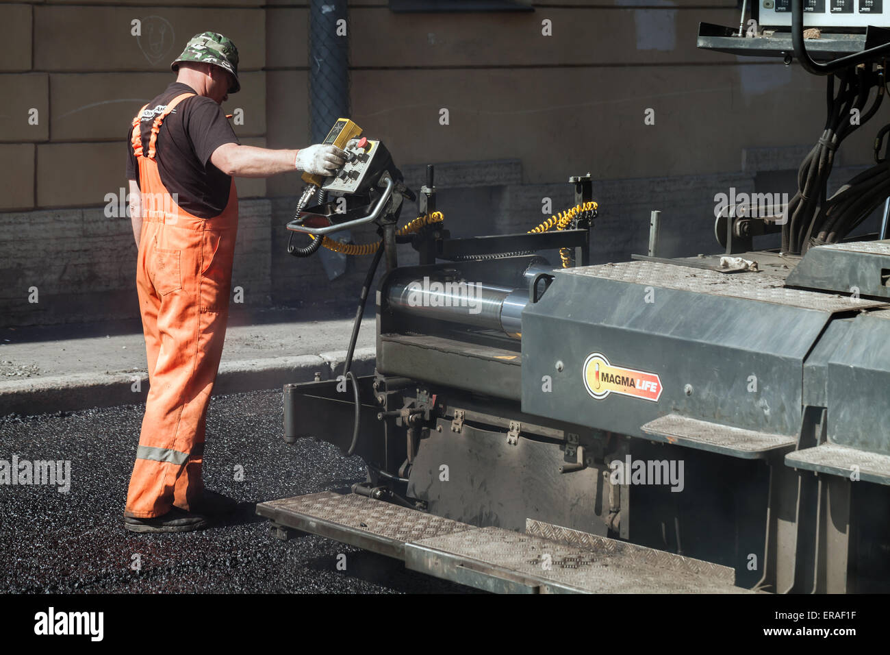 Road man work uniform orange hi-res stock photography and images - Alamy