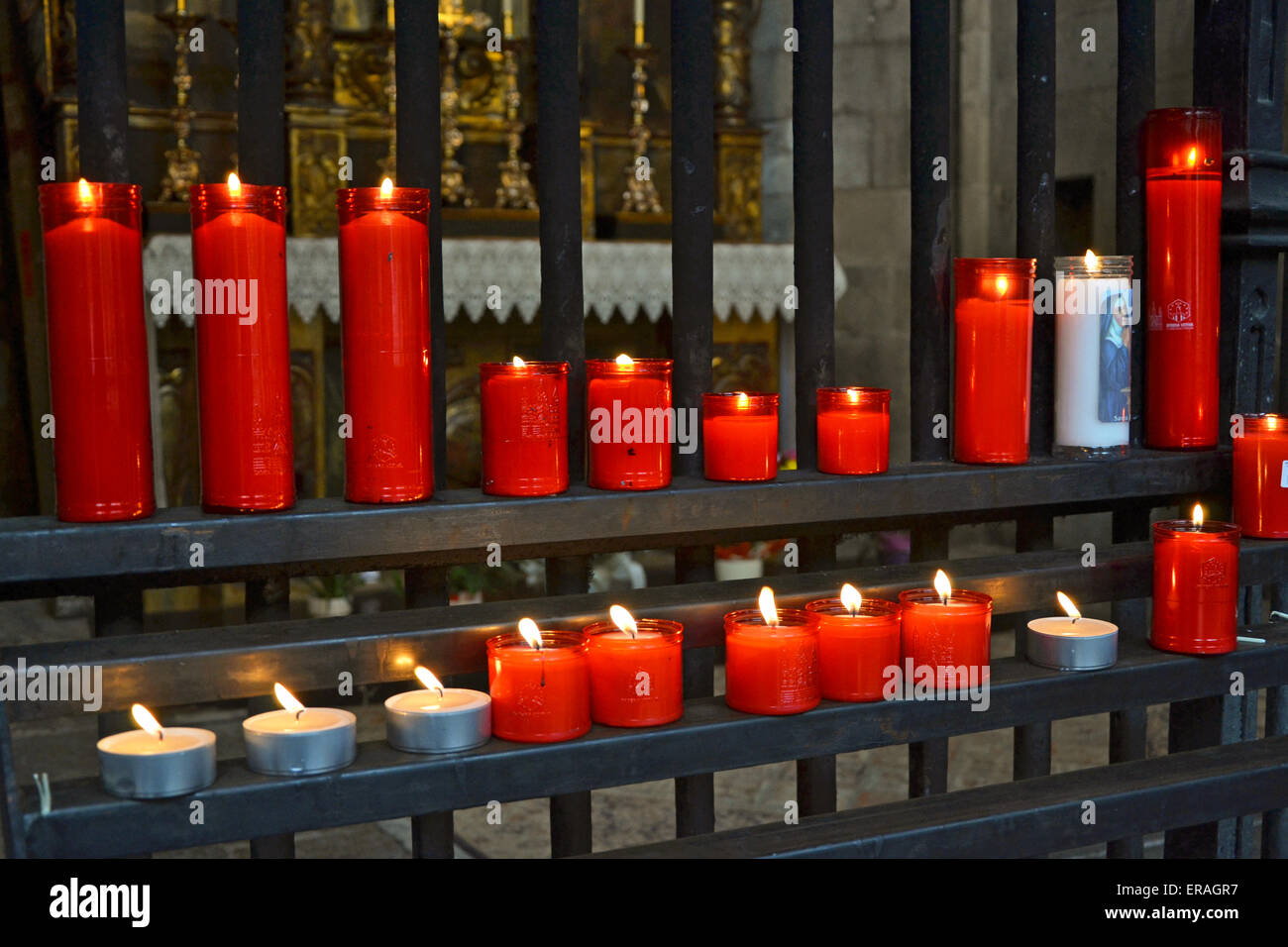 Candle church hi-res stock photography and images - Alamy