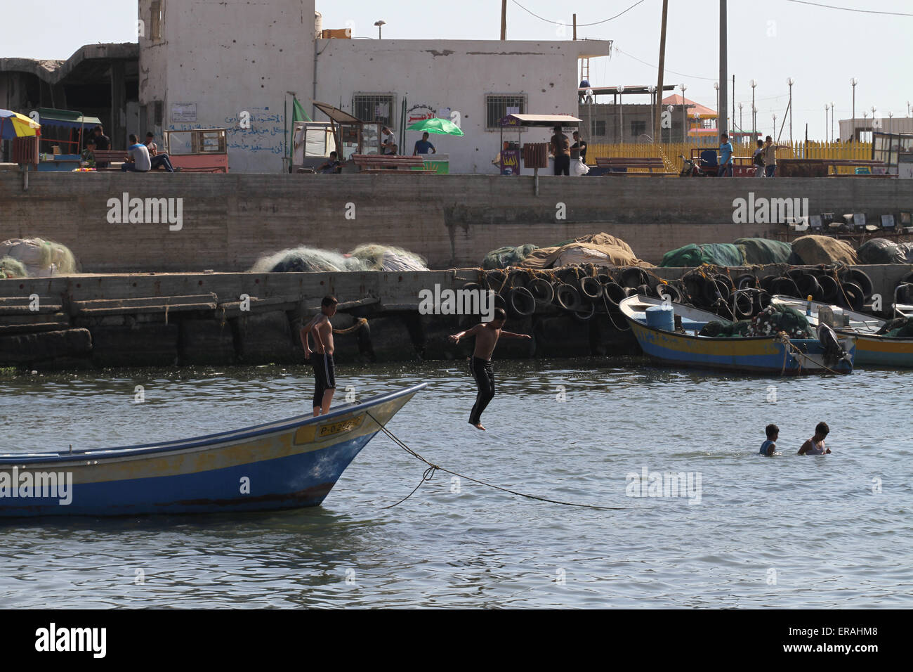 Gaza City, The Gaza Strip, Palestine. 30th May, 2015. Palestinian kid ...