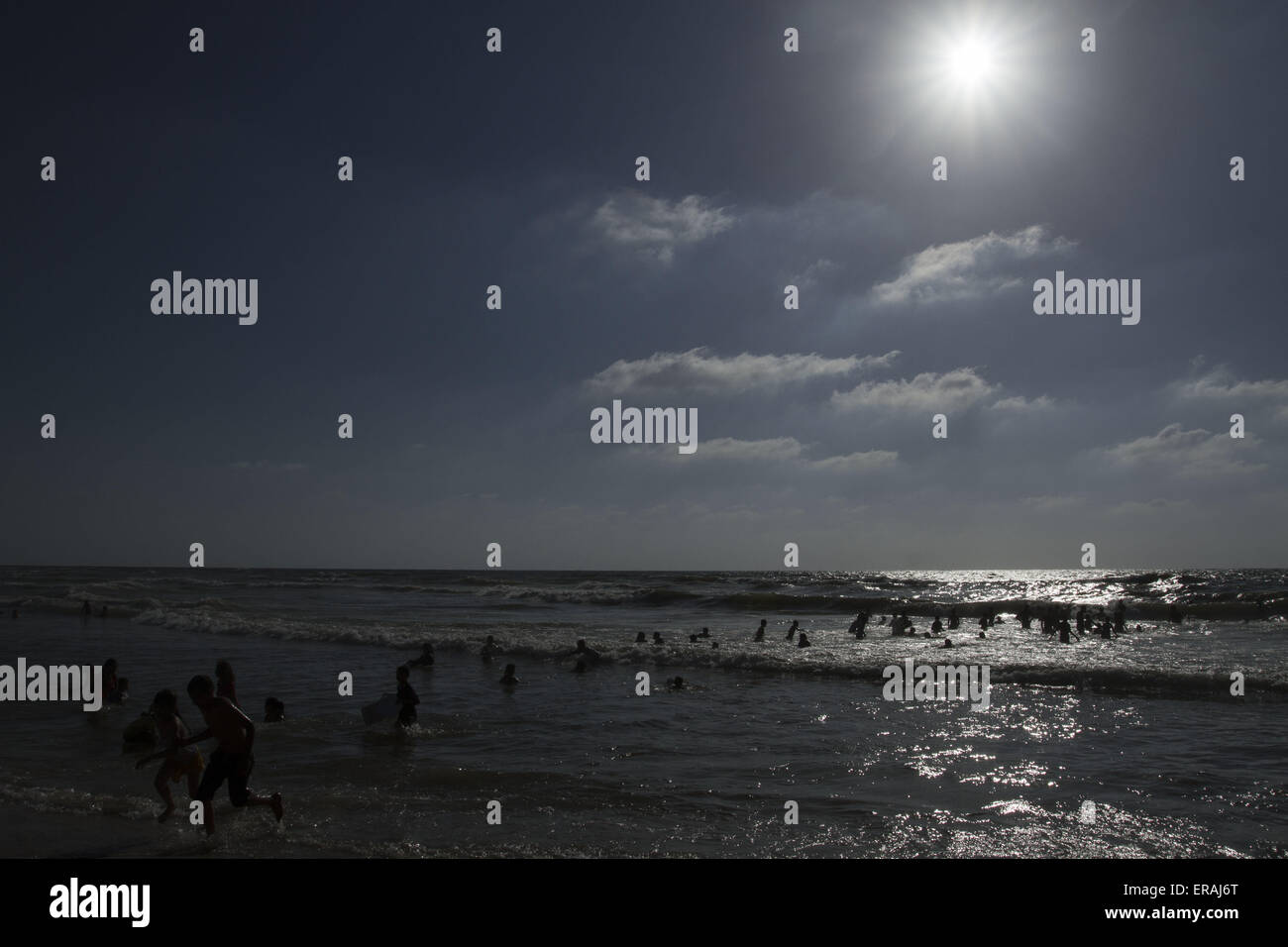 Gaza City, The Gaza Strip, Palestine. 30th May, 2015. Palestinians swim ...
