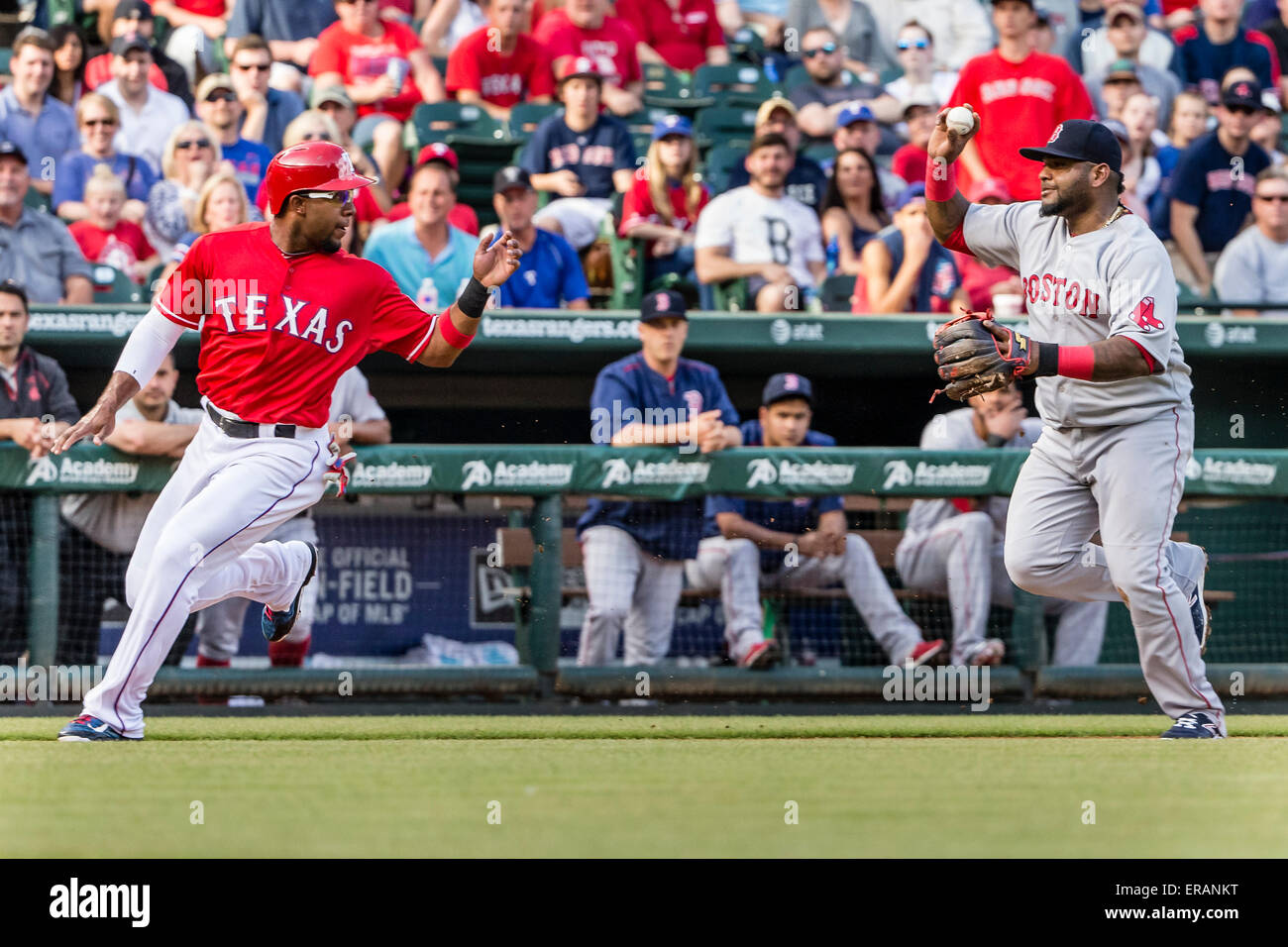 Arlington, Texas, USA. 30th May, 2015. Texas Rangers shortstop Elvis ...