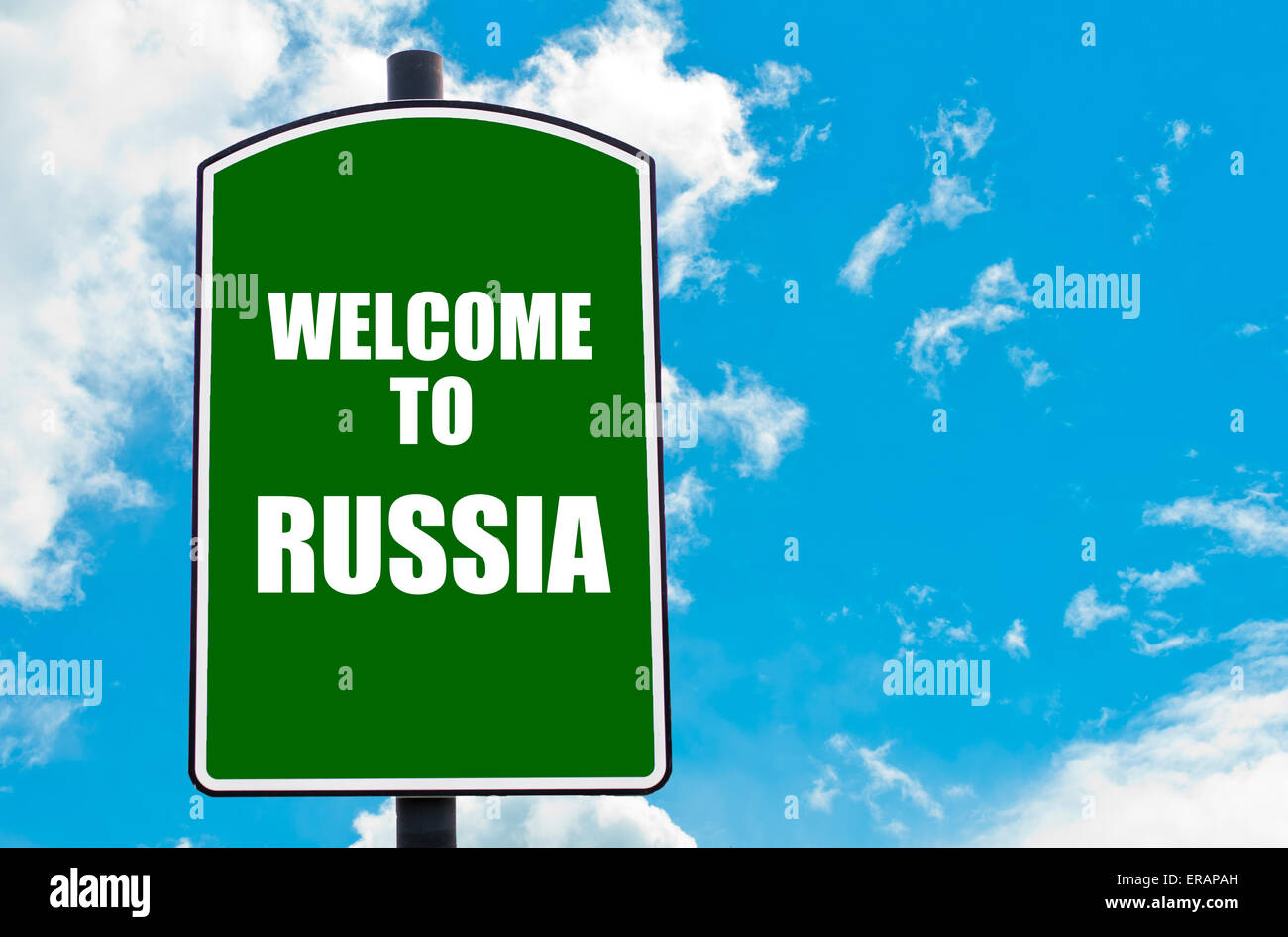 Green road sign with greeting message WELCOME TO RUSSIA isolated over ...