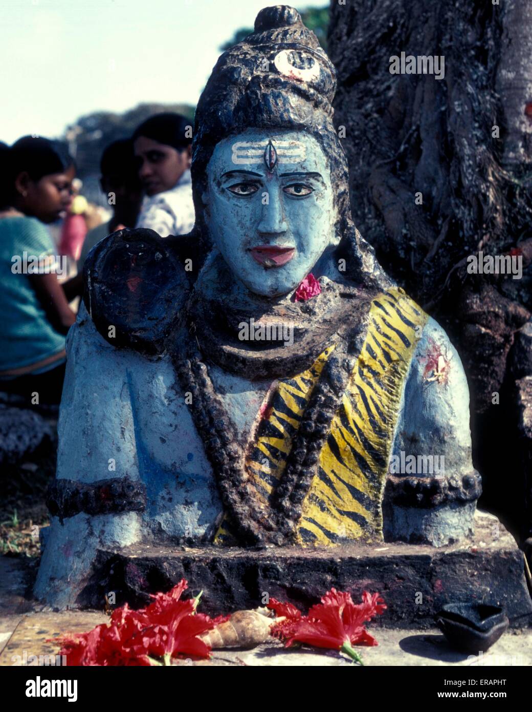 Statue of lord krishna hi-res stock photography and images - Alamy