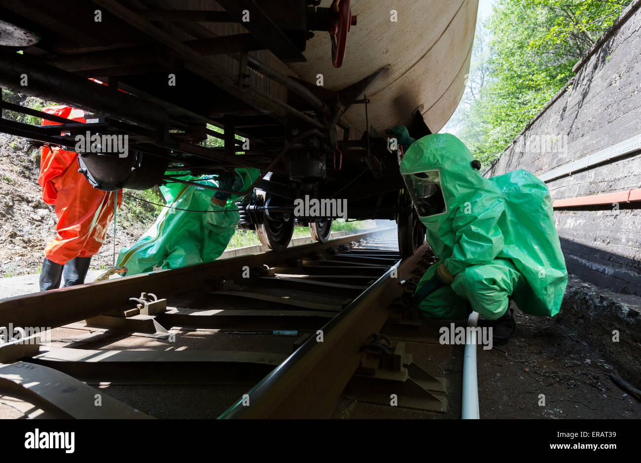 Team working toxic acids chemicals hi-res stock photography and images ...