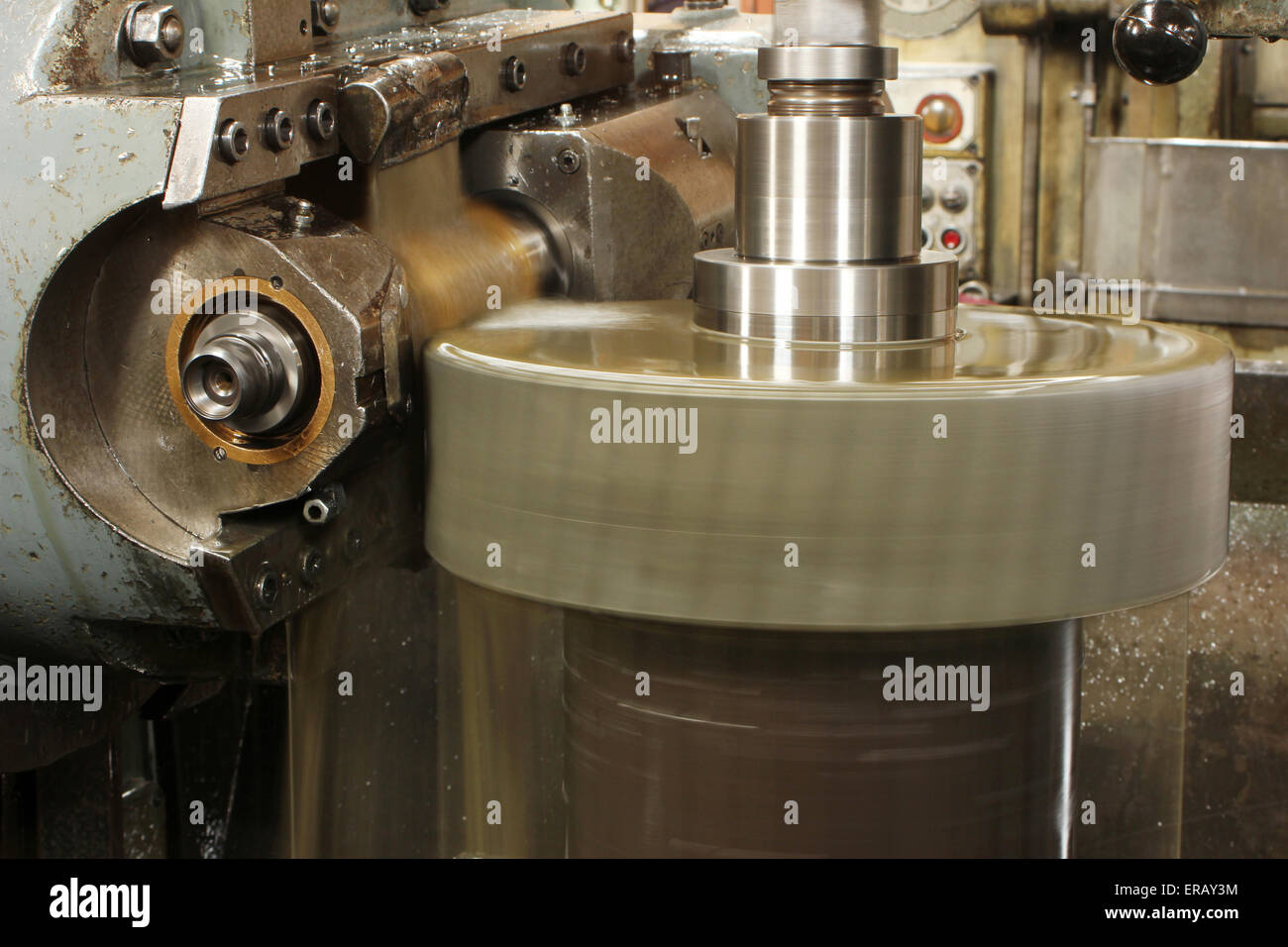 Cylindrical robot hi-res stock photography and images - Alamy