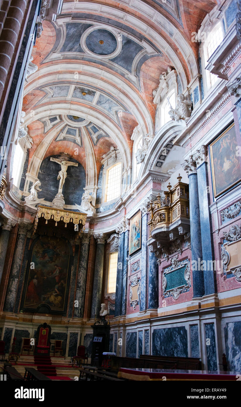 Interior of the Evora Cathedral Stock Photo - Alamy
