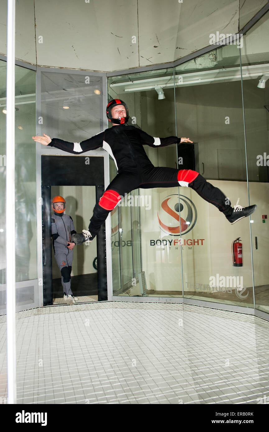 Training in tube hi-res stock photography and images - Alamy