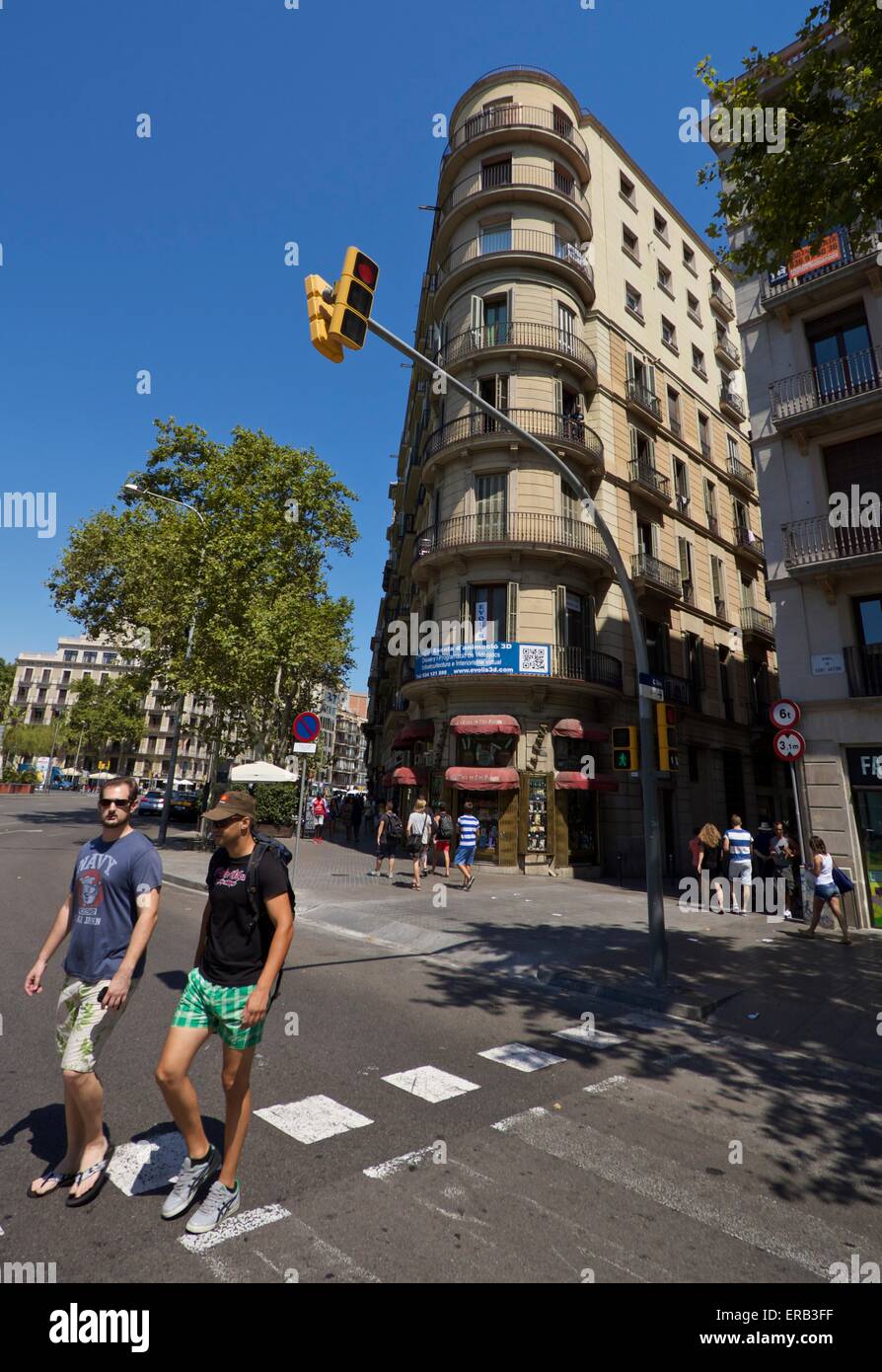 Pedestrian street barcelona hi-res stock photography and images - Alamy