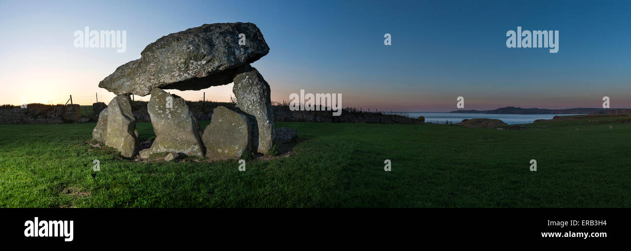 Carreg Samson Neolithic Burial Chamber (Cromlech) near Abercastle ...
