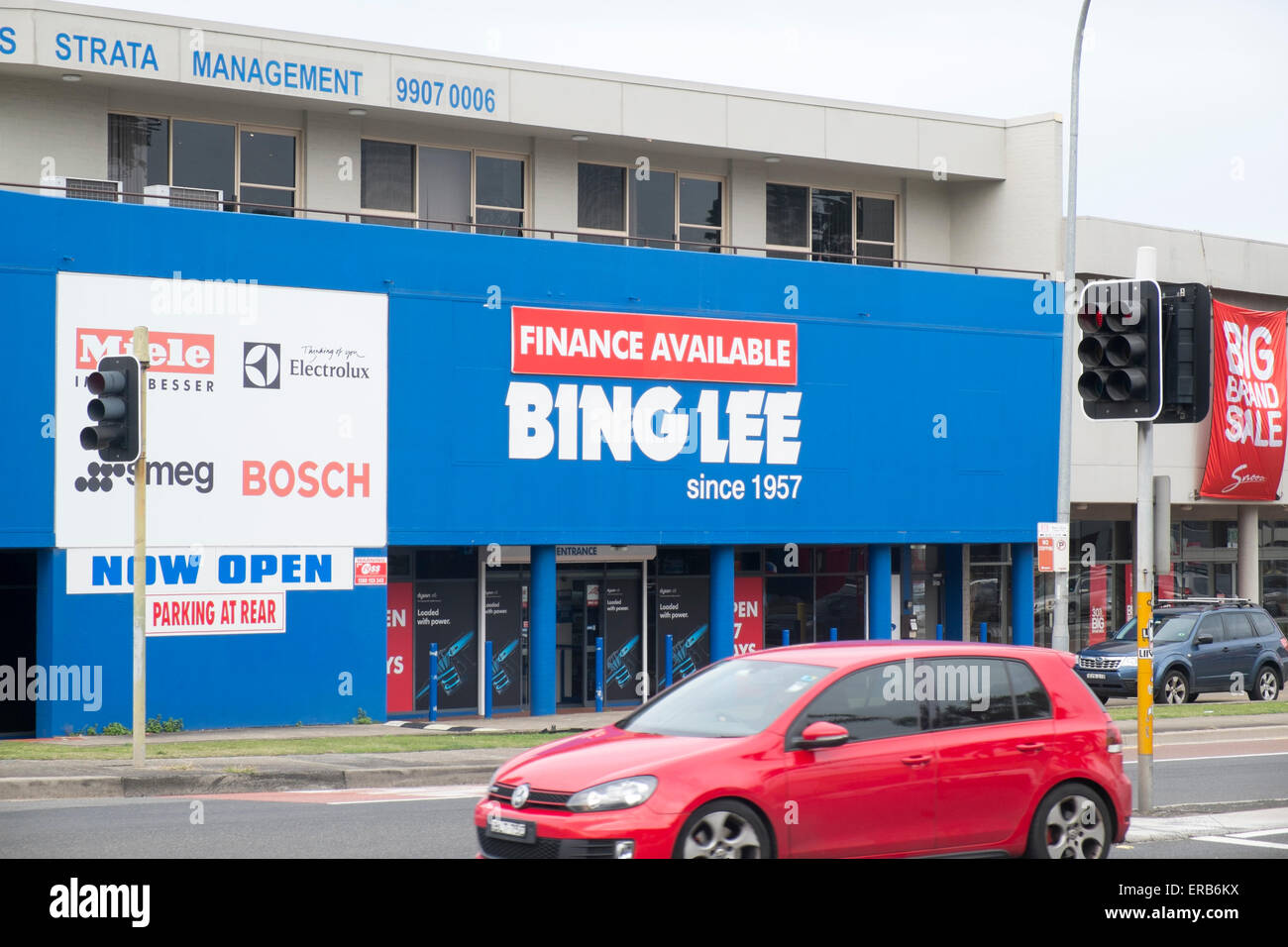 Electrical goods store hi-res stock photography and images - Alamy