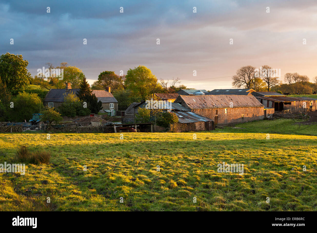 Derbyshire countryside hi-res stock photography and images - Alamy