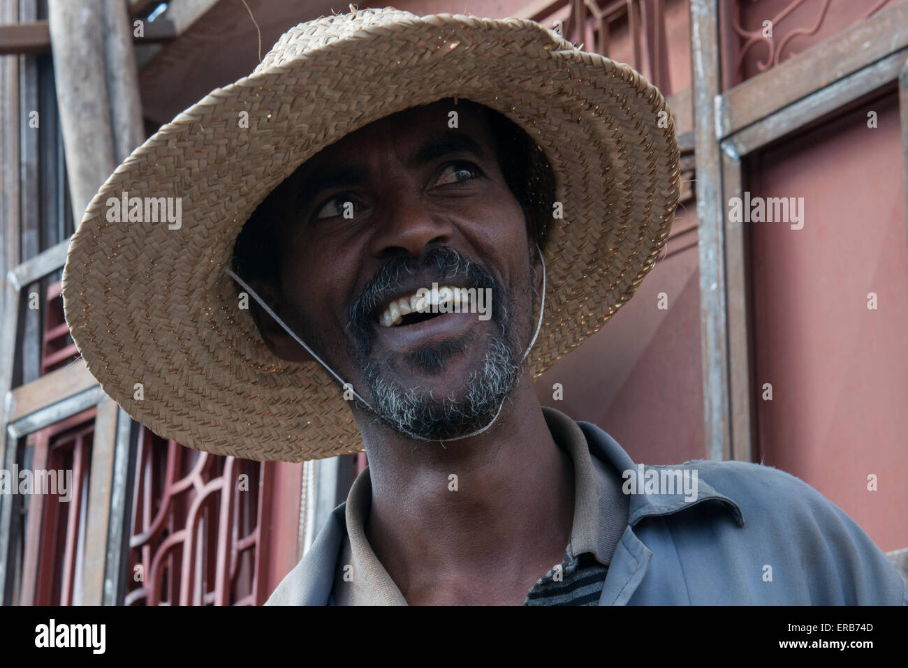 Man straw hat hi-res stock photography and images - Alamy