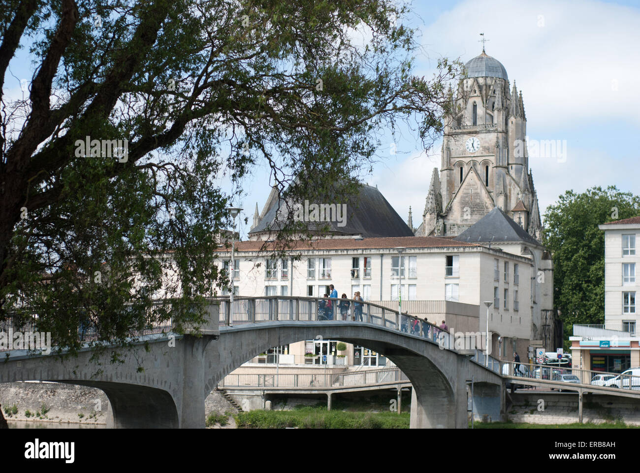 Saintes france hi-res stock photography and images - Alamy