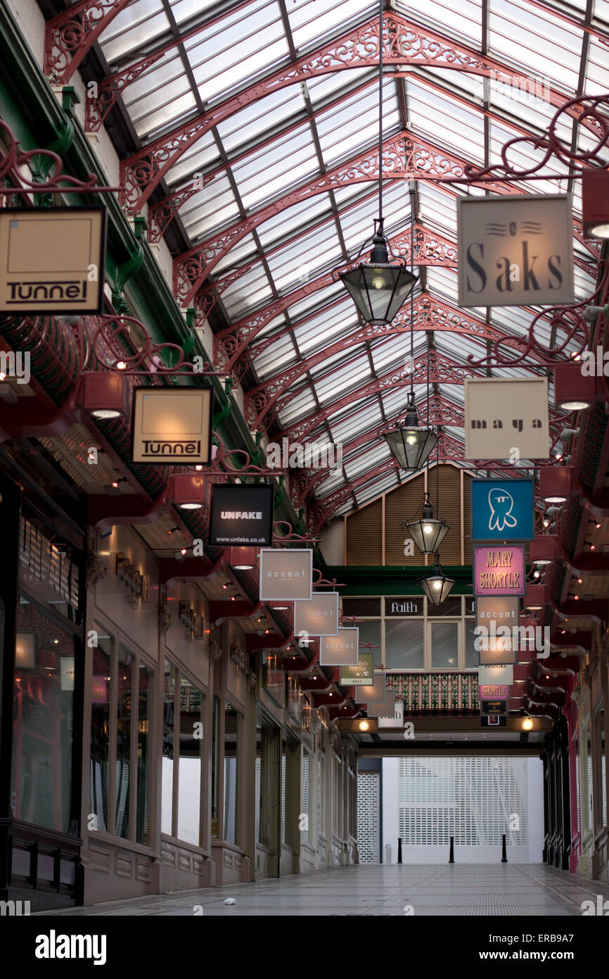 Queen's arcade leeds hi-res stock photography and images - Alamy