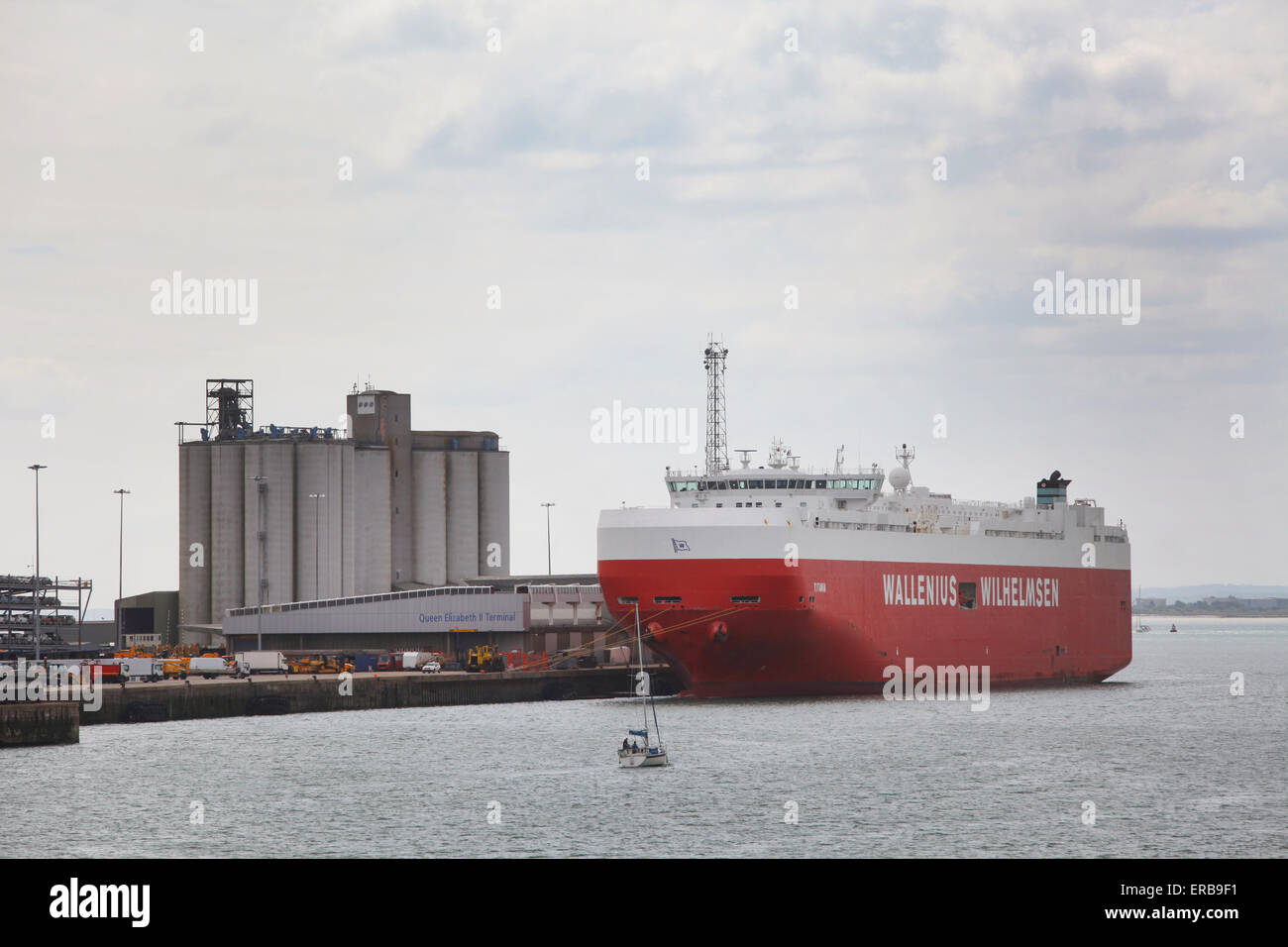 Dock docks hi-res stock photography and images - Alamy