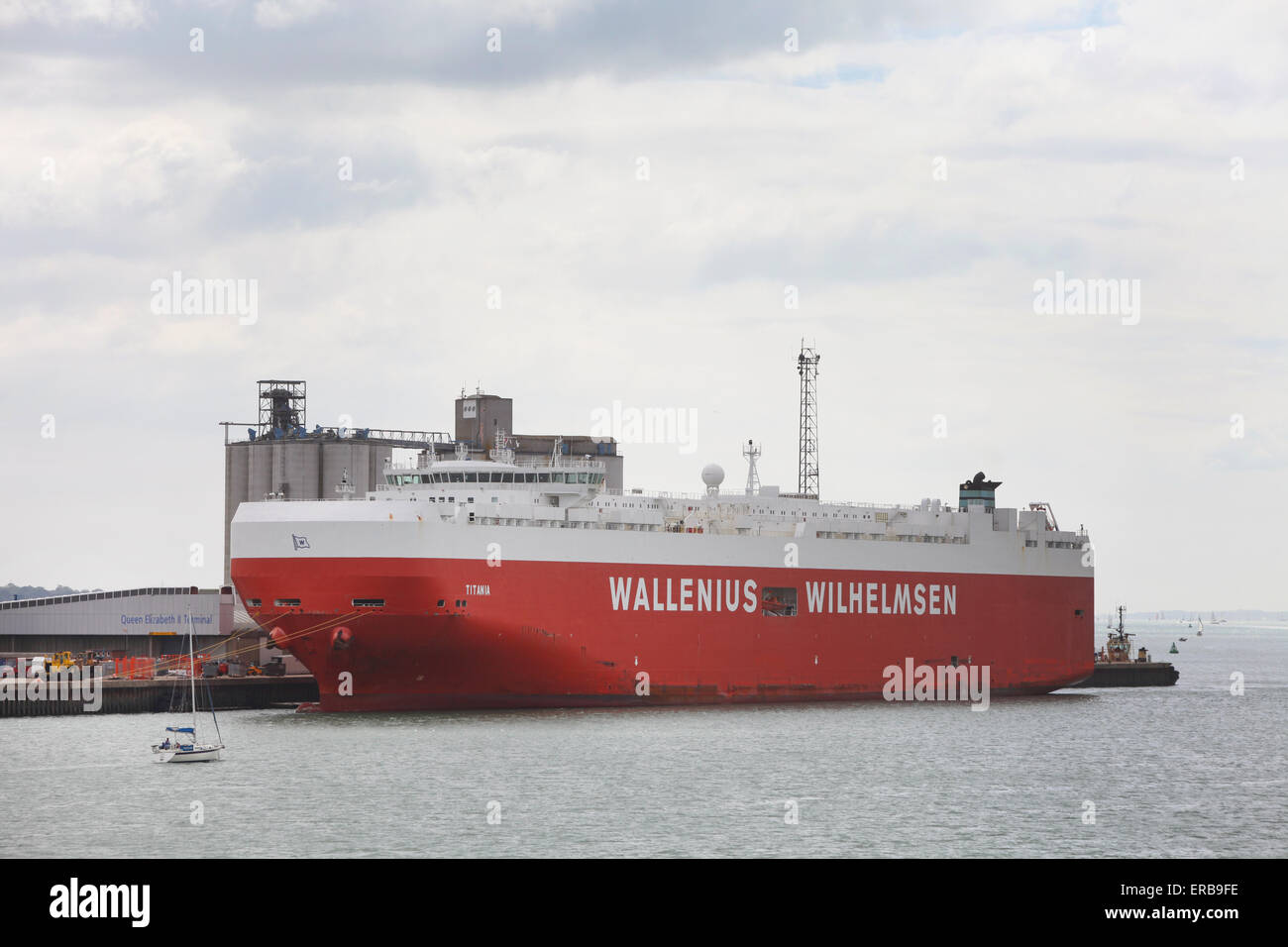 Dock Head in Southampton port and docks Stock Photo - Alamy