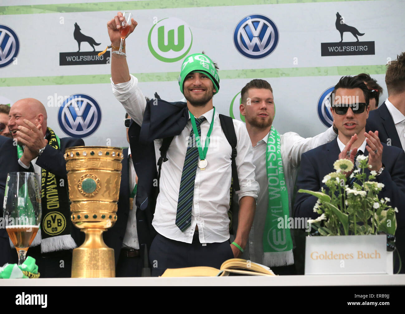 Wolfsburg, Germany. 31st May, 2015. VfL Wolfsburg's Bas Dost (M) and ...