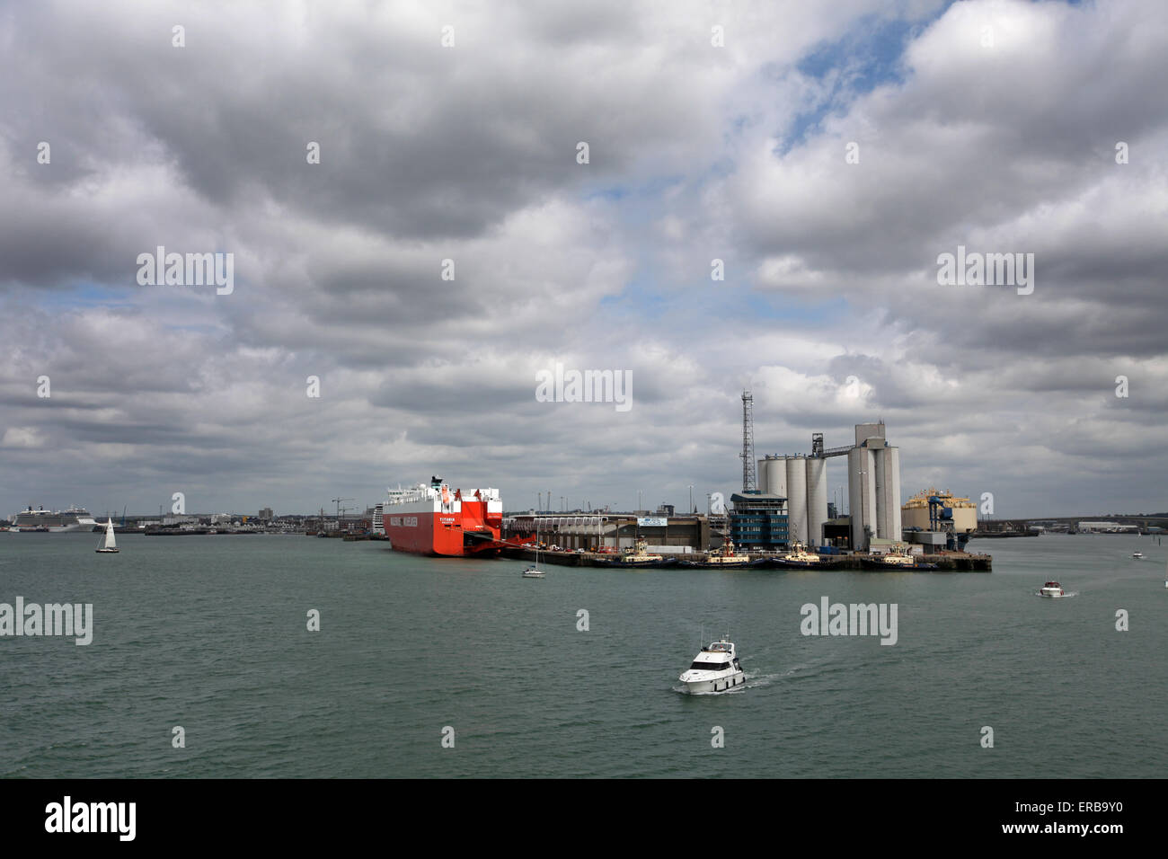 Dock Head in Southampton port and docks Stock Photo - Alamy