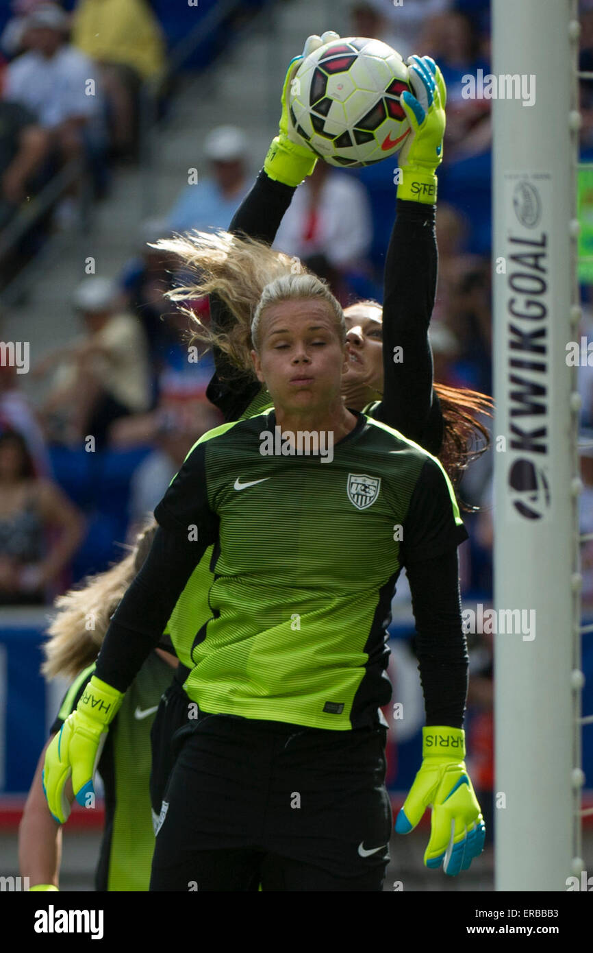 May 30, 2015: USA Women's National Team goalkeeper Hope Solo (1) leaps ...
