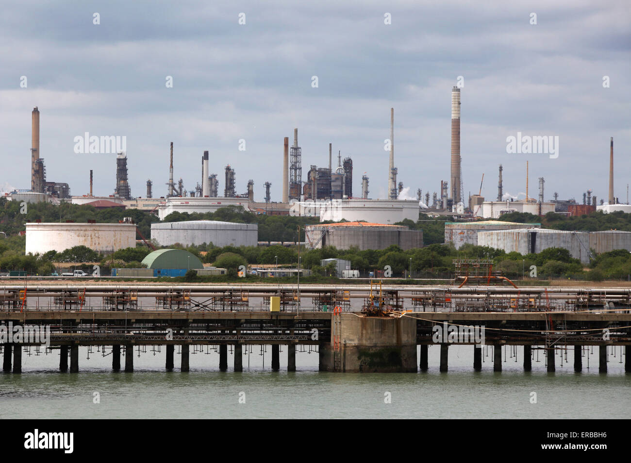 Fawley Refinery near Southampton the largest refinery in the UK Stock ...