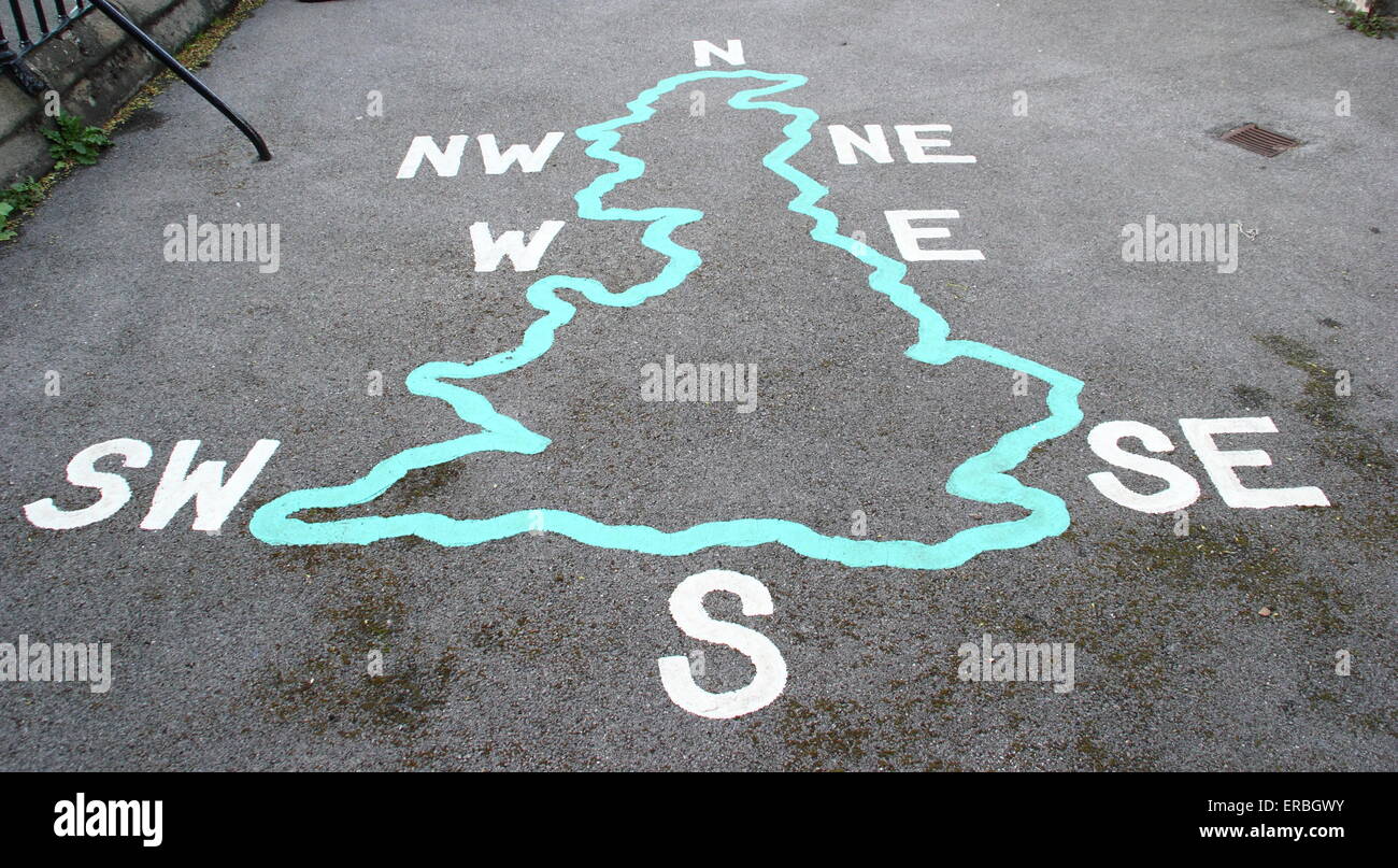 Map of uk with compass points hi-res stock photography and images - Alamy