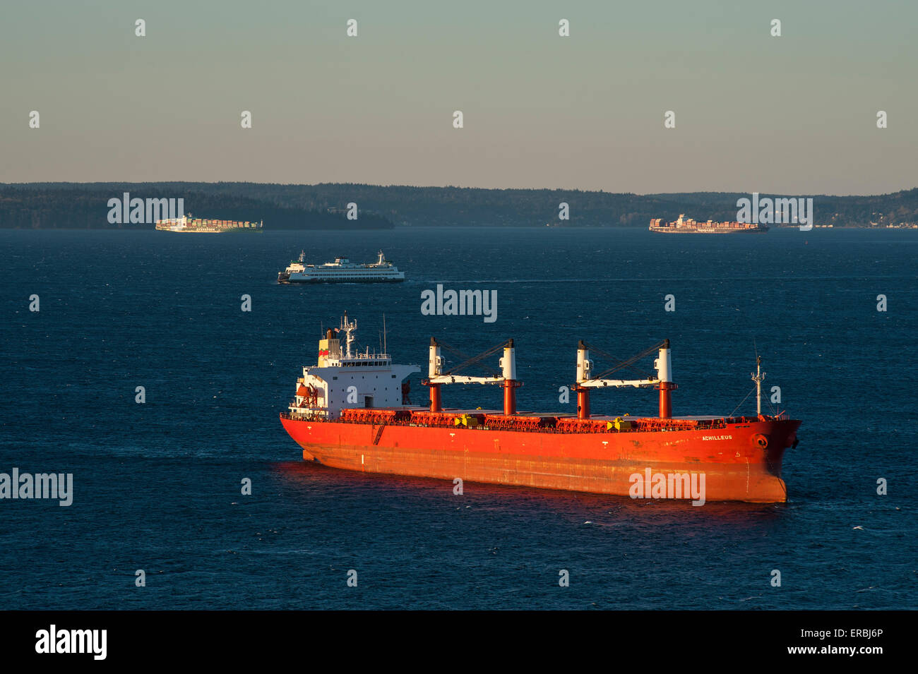 Cargo ships puget sound hi-res stock photography and images - Alamy