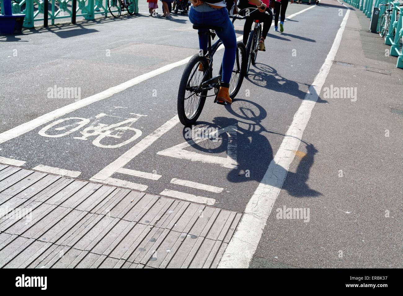 Cycle lane on Brighton seafront Stock Photo - Alamy