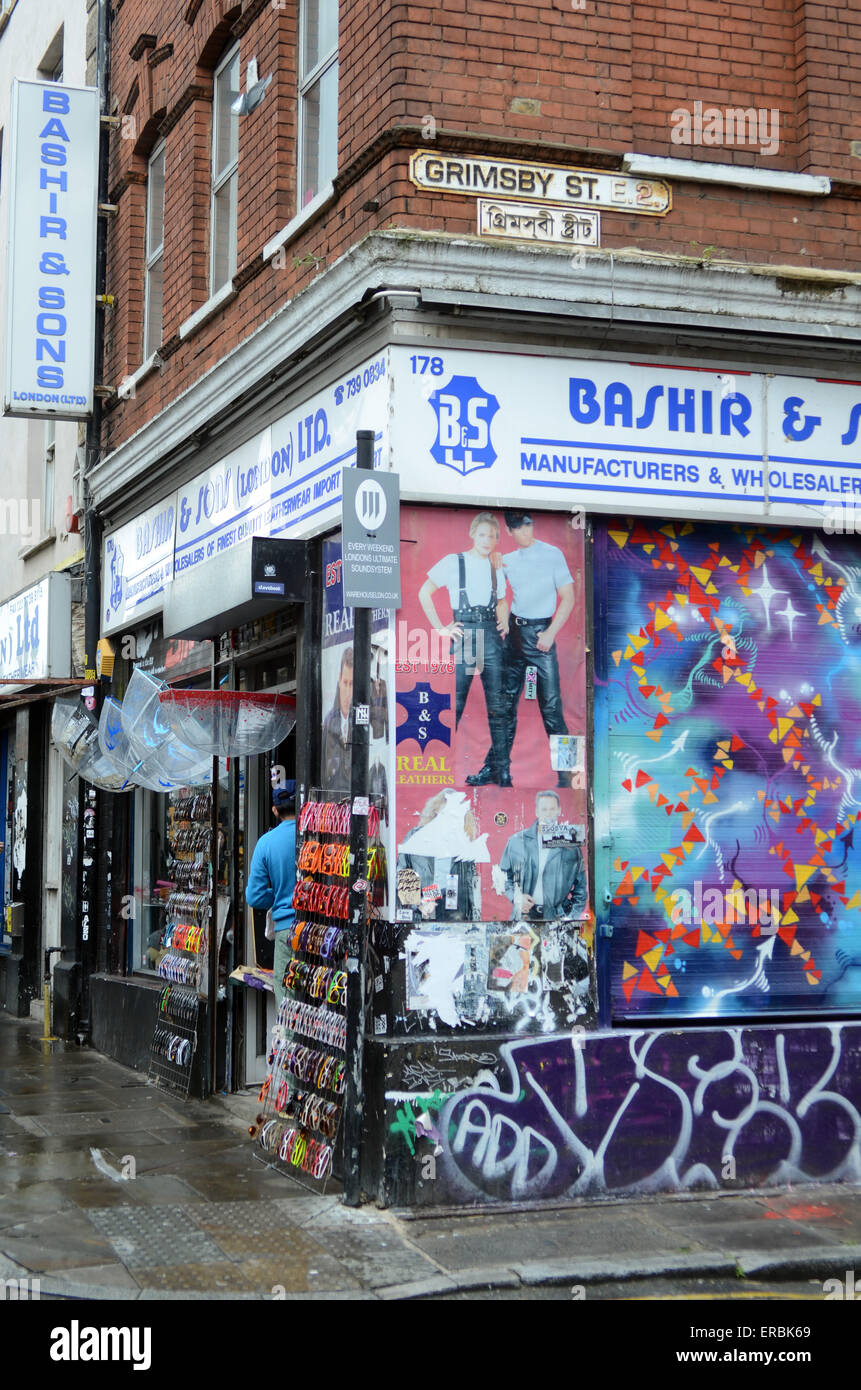 East london grimsby street graffiti hi-res stock photography and images ...