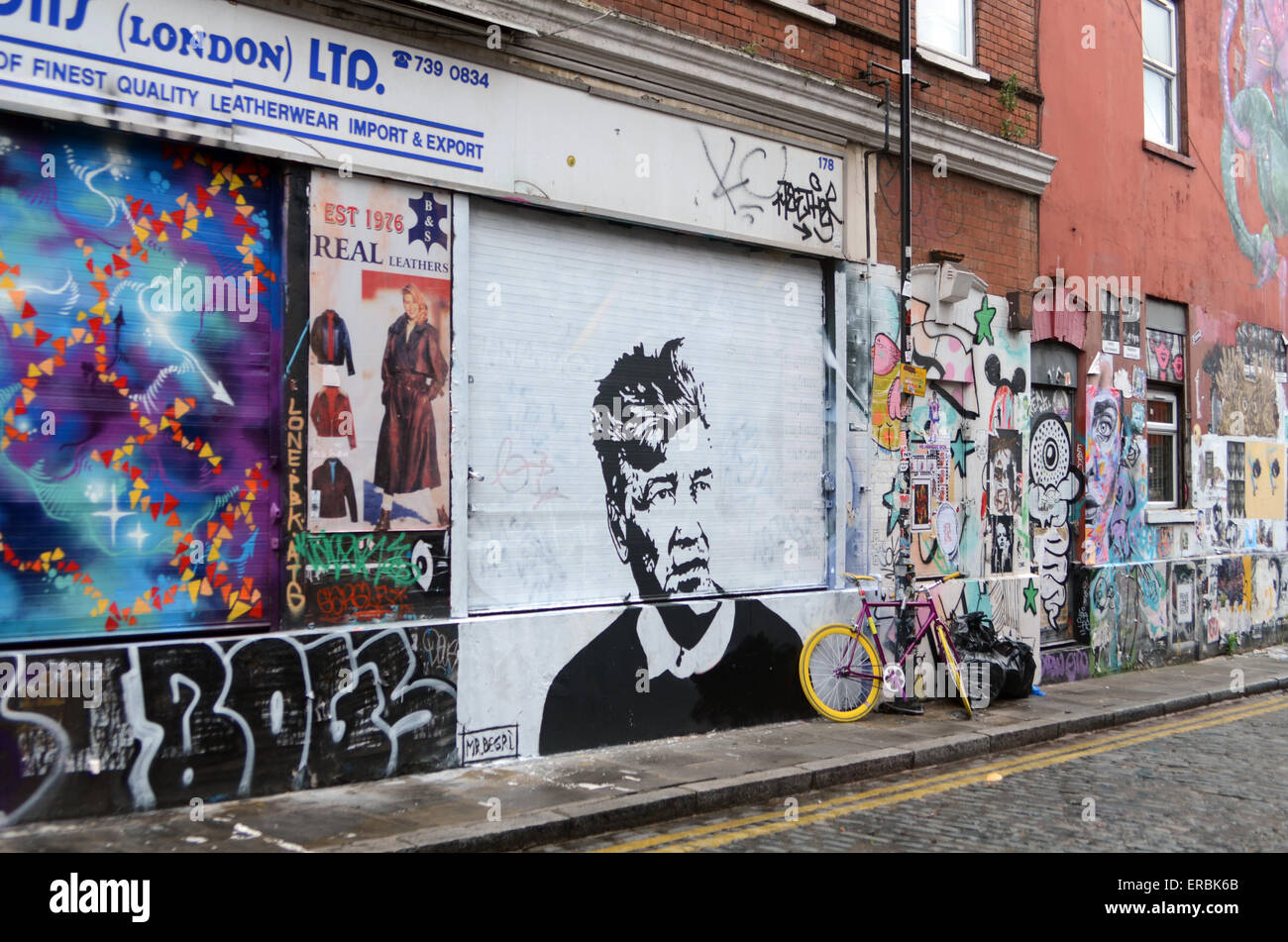 East london grimsby street graffiti hi-res stock photography and images ...