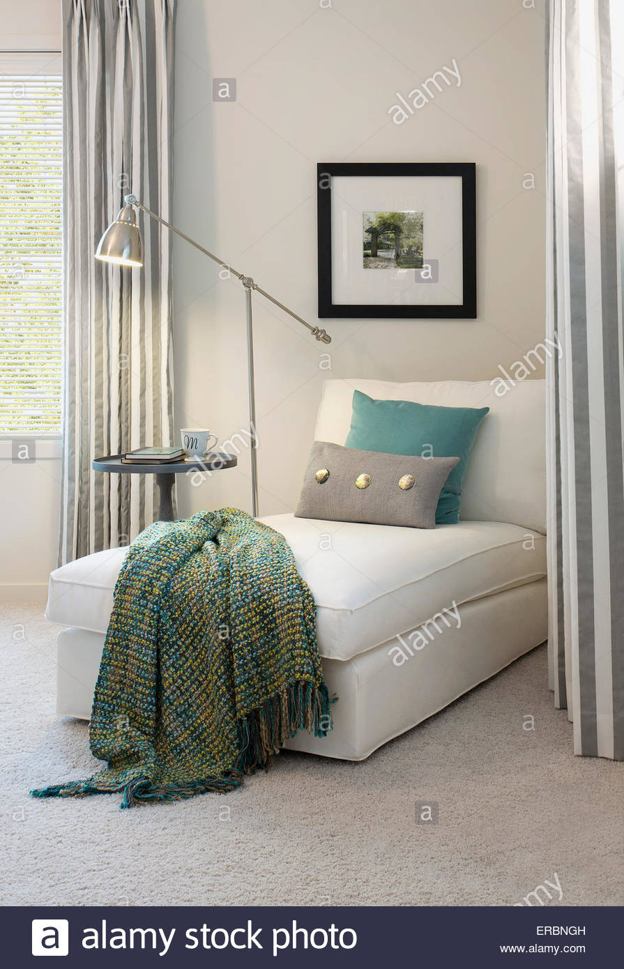 Domestic lounge hi-res stock photography and images - Alamy