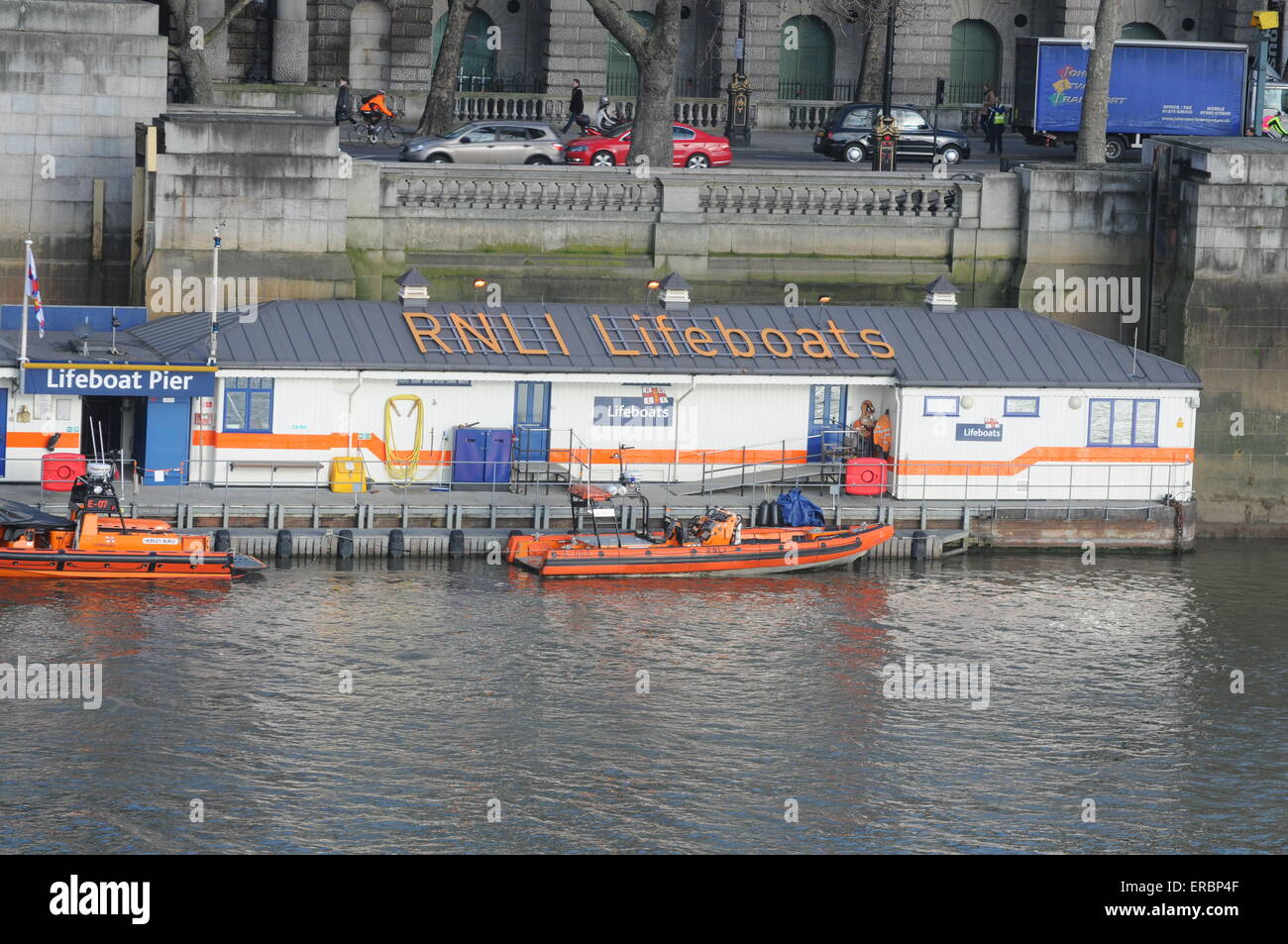 Thames rnli lifeboats hi-res stock photography and images - Alamy