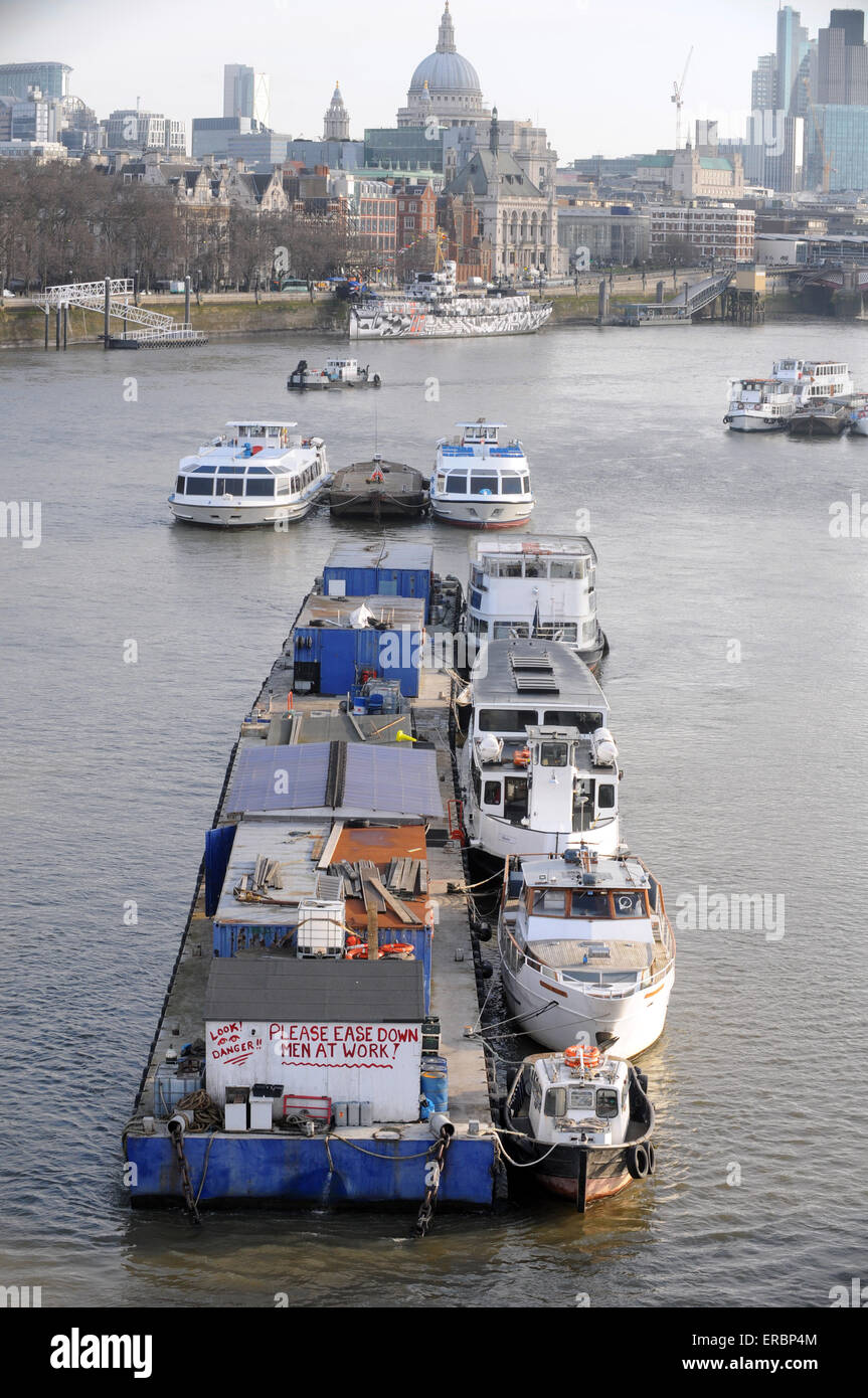 London, UK, 19 February 2015, floating mooring on Thames Stock Photo ...