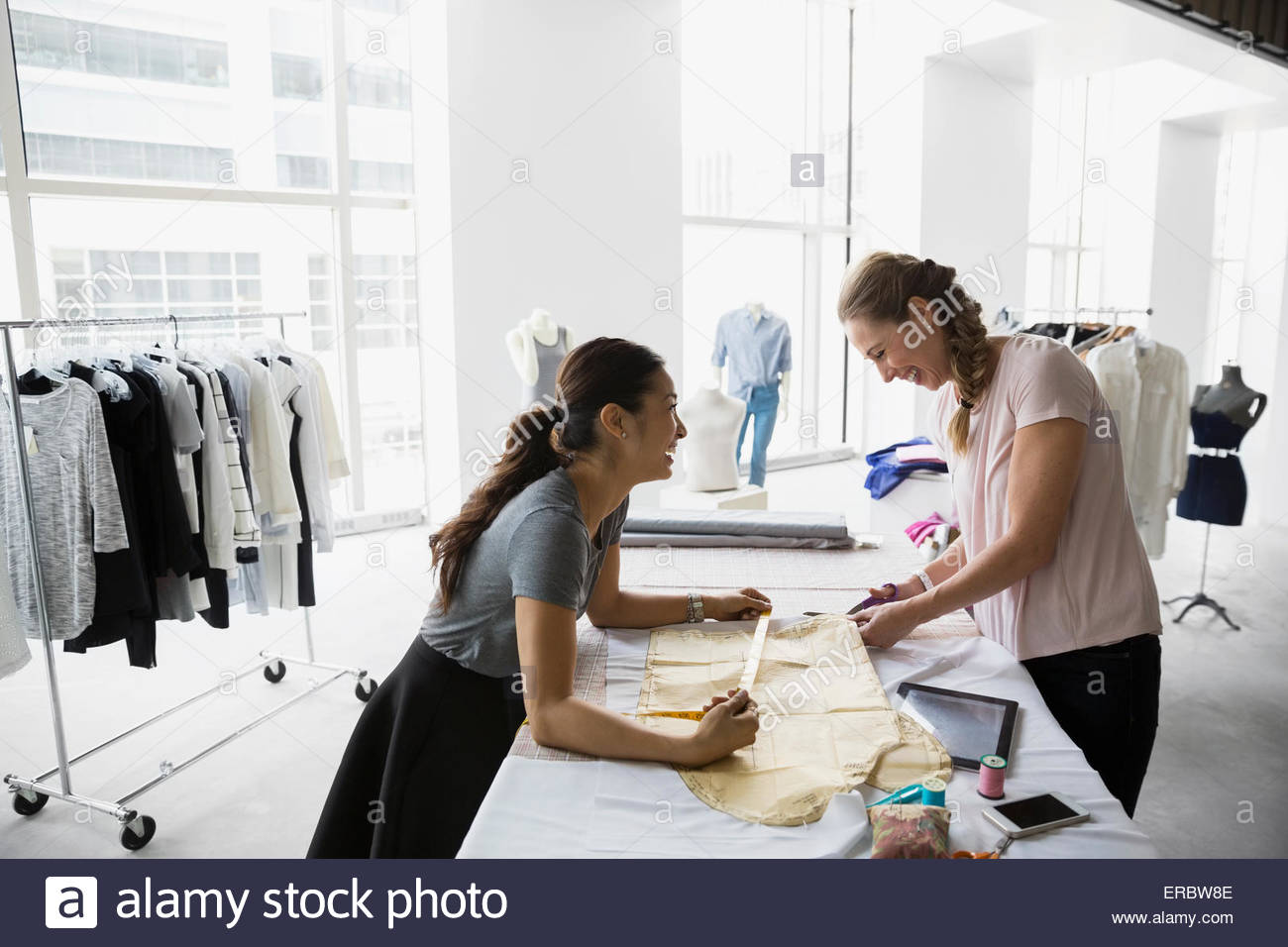Working pattern hi-res stock photography and images - Alamy