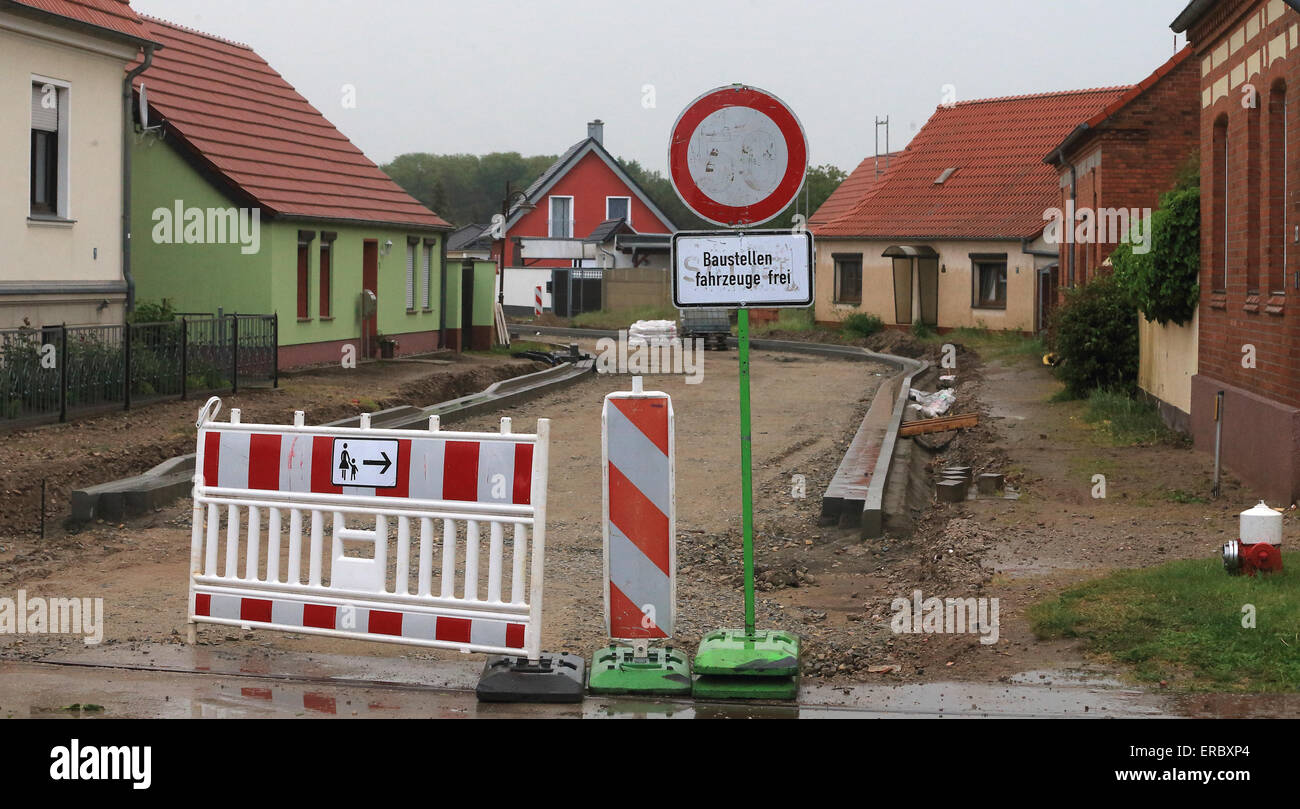 Fischbeck, Germany. 28th May, 2015. Reconstruction works in Kabelitzer ...
