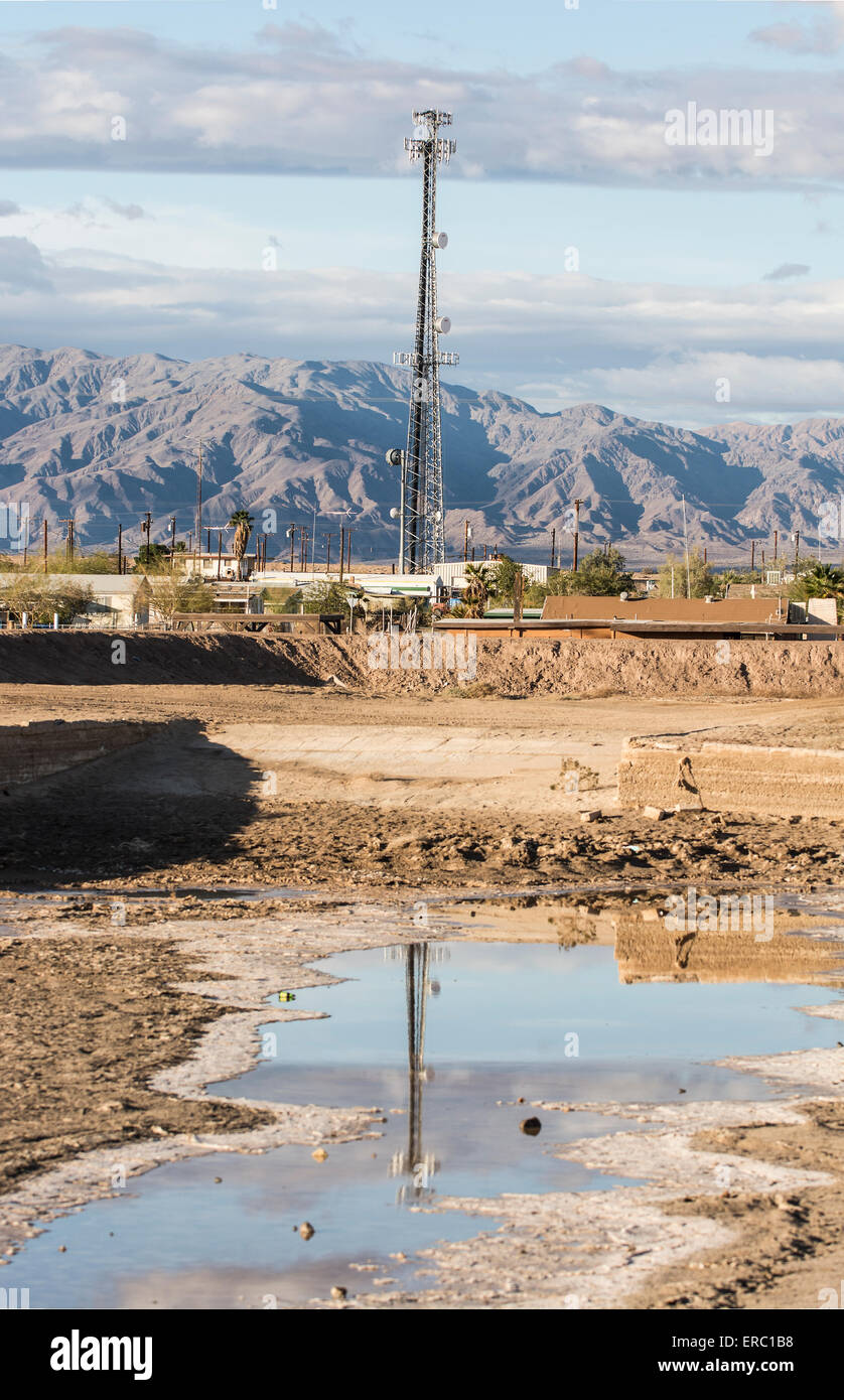 A radio tower somewhere off Route 66, California, U.S.A Stock Photo - Alamy