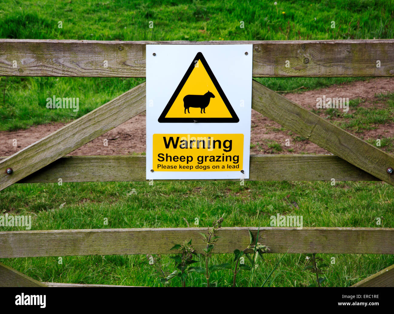 Five barred gate hi-res stock photography and images - Alamy