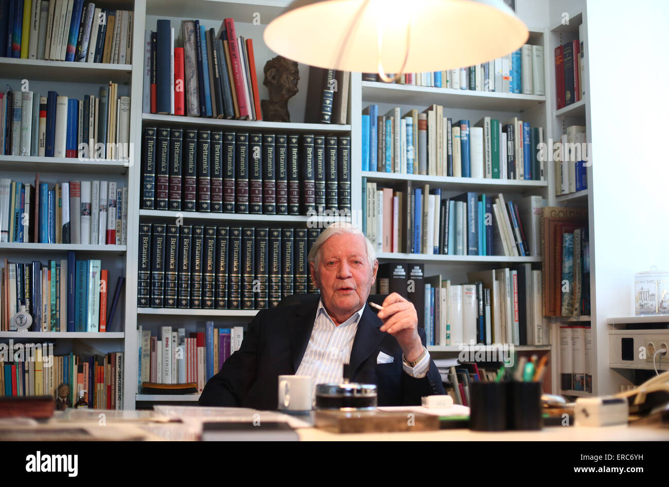 Hamburg, Germany. 26th May, 2015. Former chancellor of West Germany ...