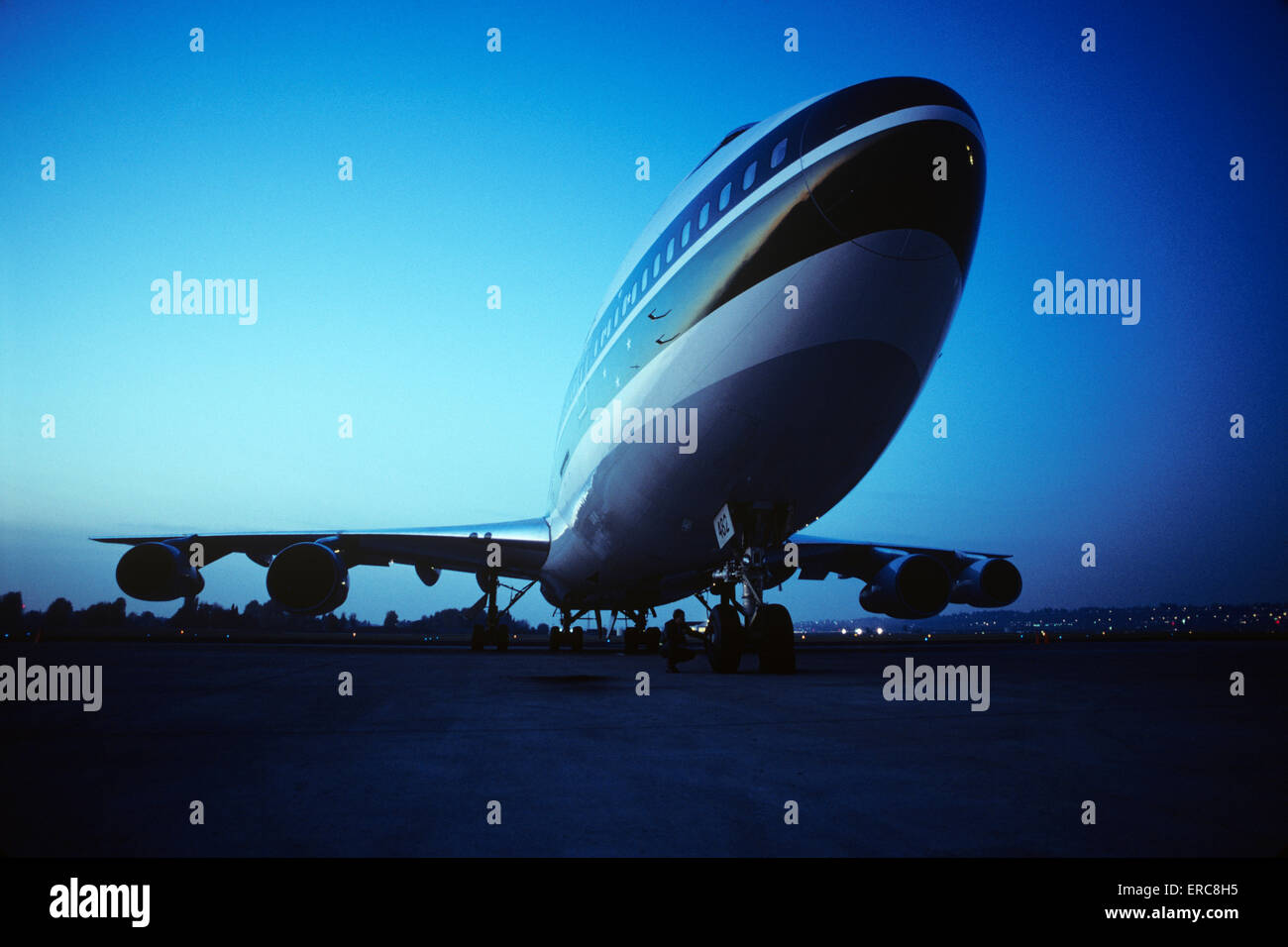 747 LANDING GEAR INSPECTION Stock Photo - Alamy