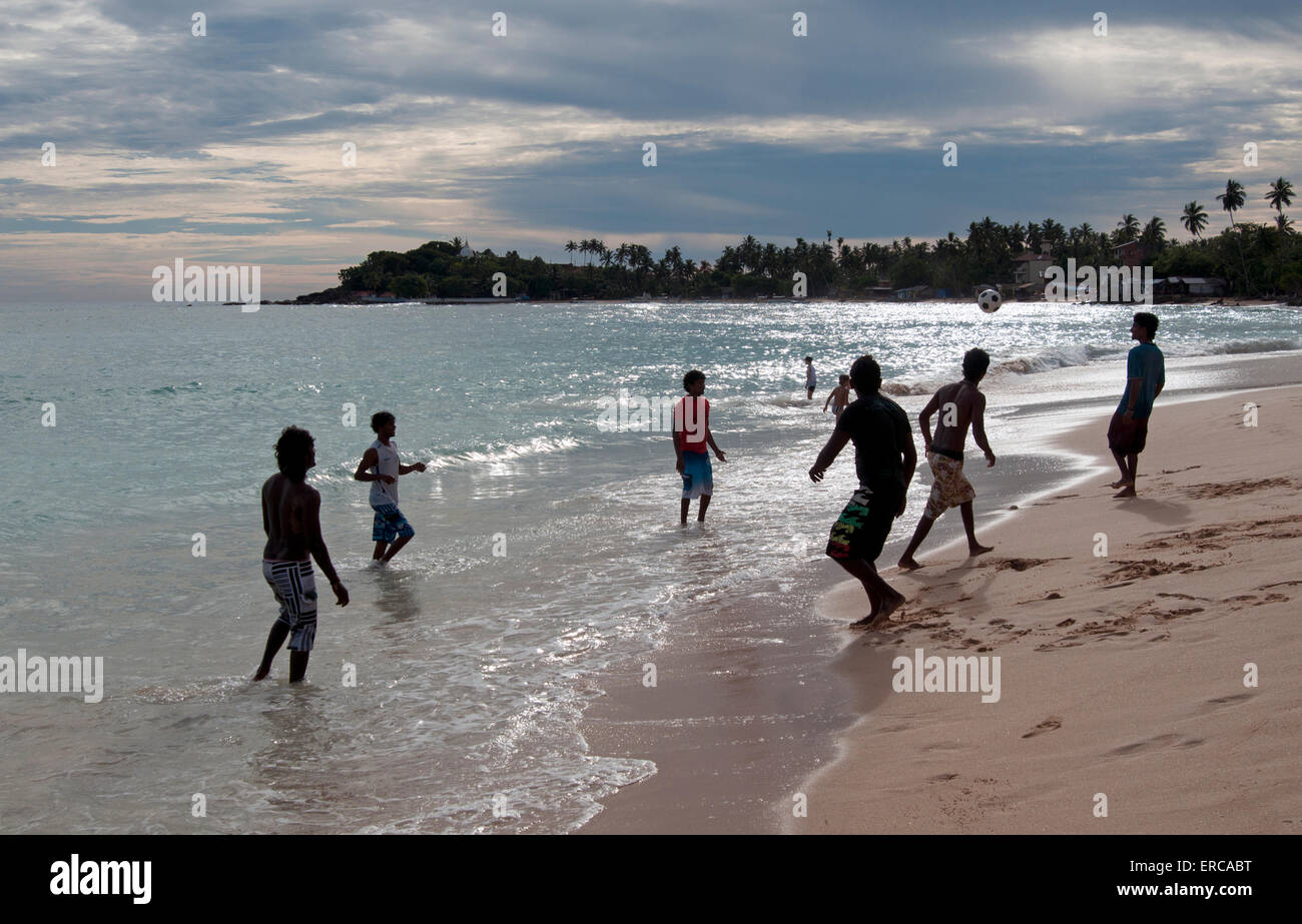 Sri lankan men hi-res stock photography and images - Alamy